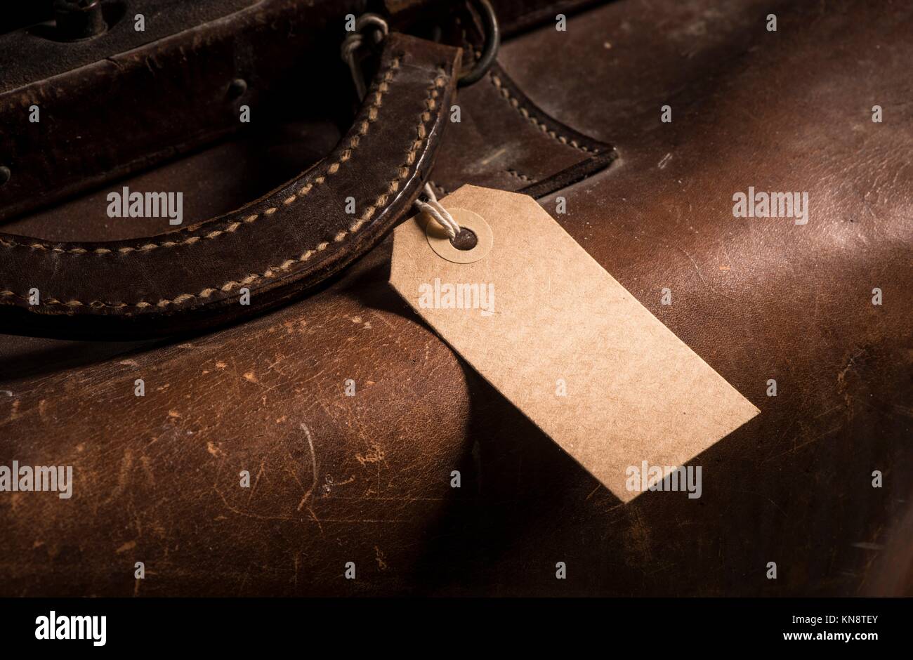 Empty suitcase travel hi-res stock photography and images - Alamy