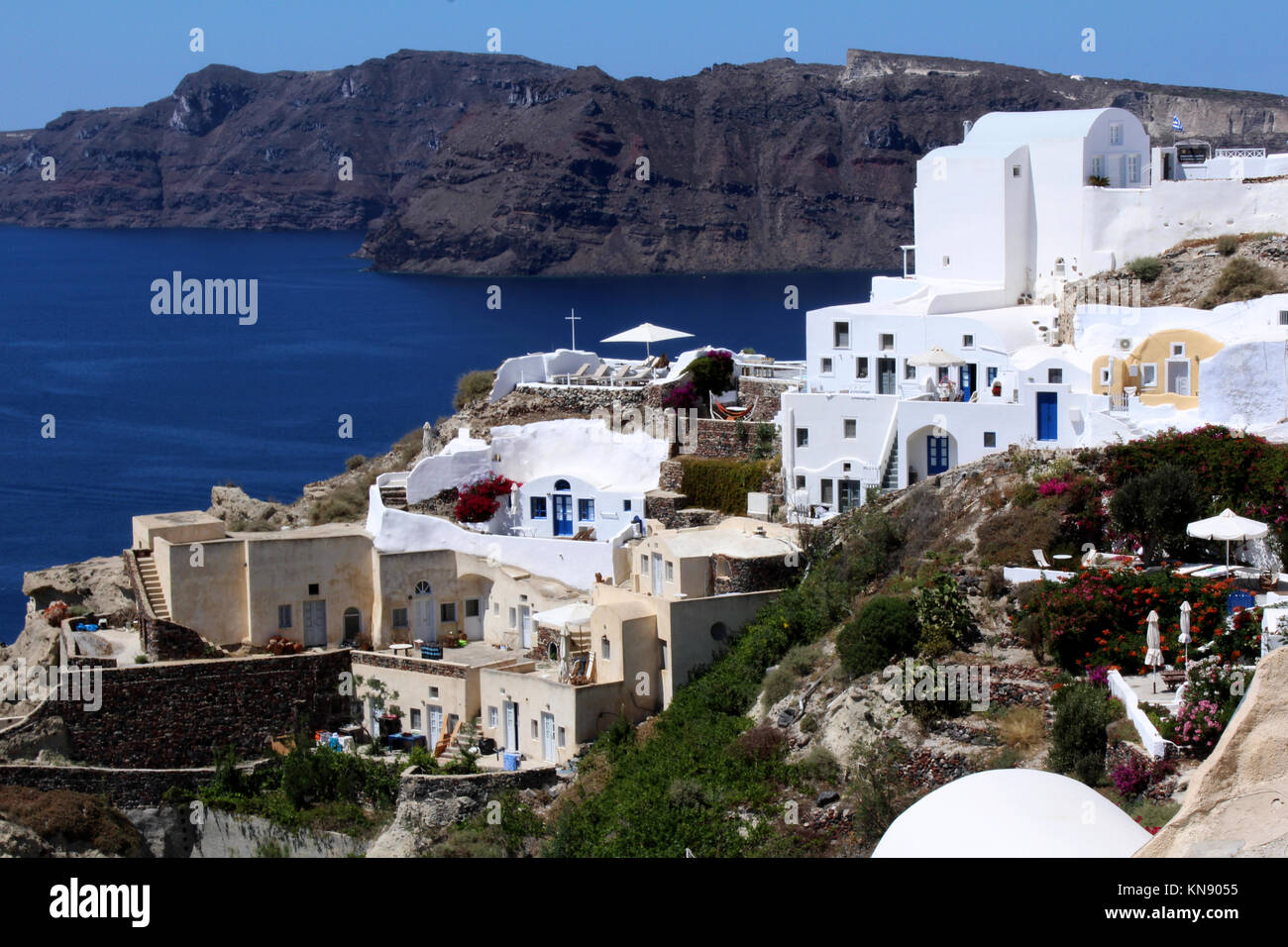 Santorini beach aerial hi-res stock photography and images - Alamy