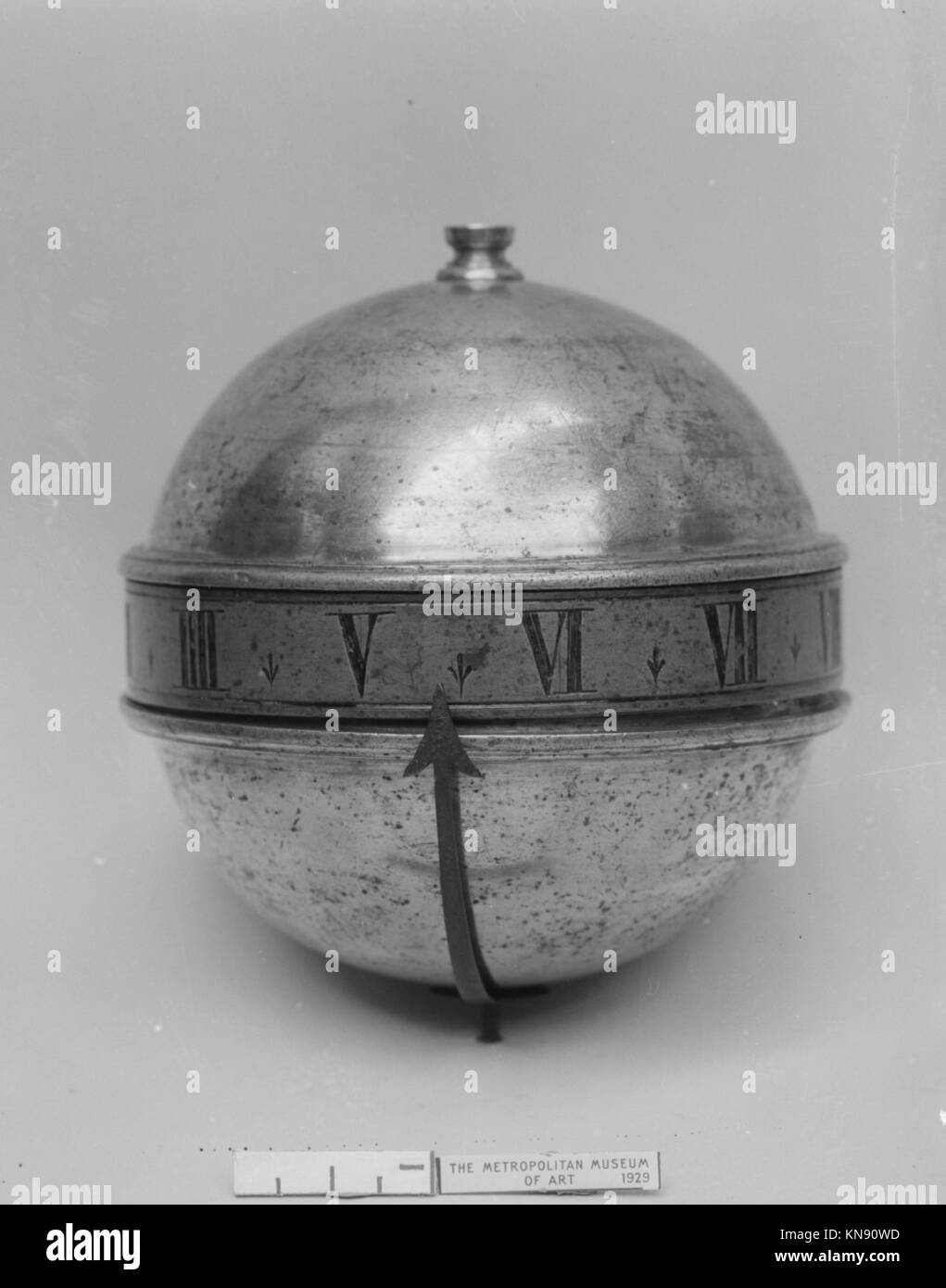 Clock from the MET collection, illustrating design, historical ...