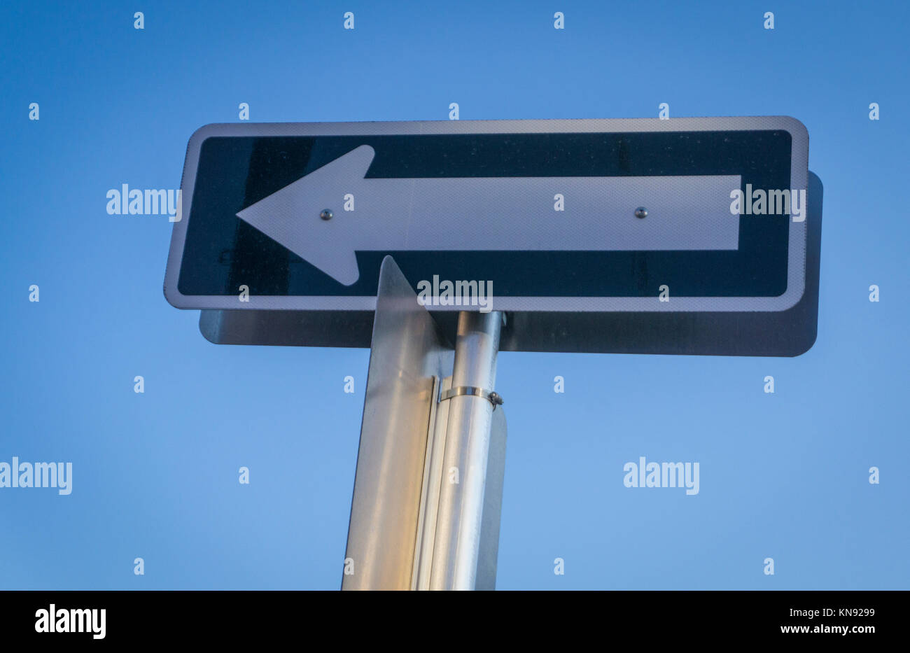 Left arrow hi-res stock photography and images - Alamy