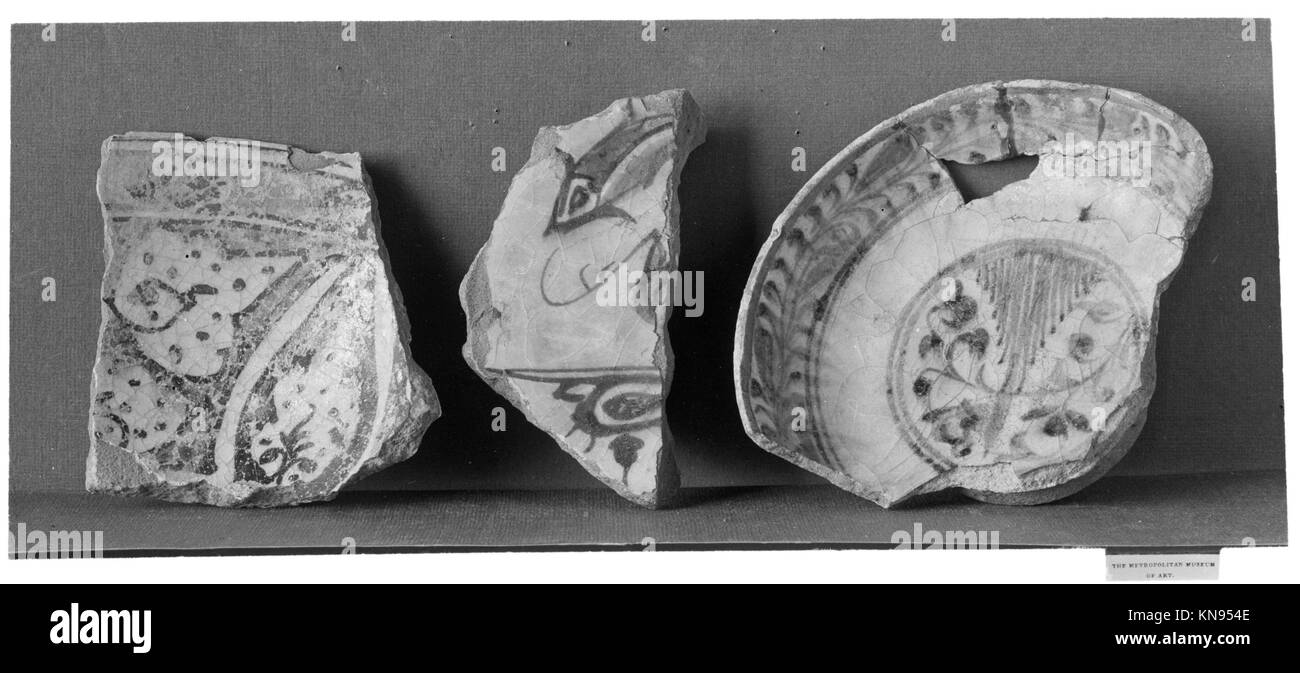 Fragment of an unknown object from the MET collection, likely part of a ...