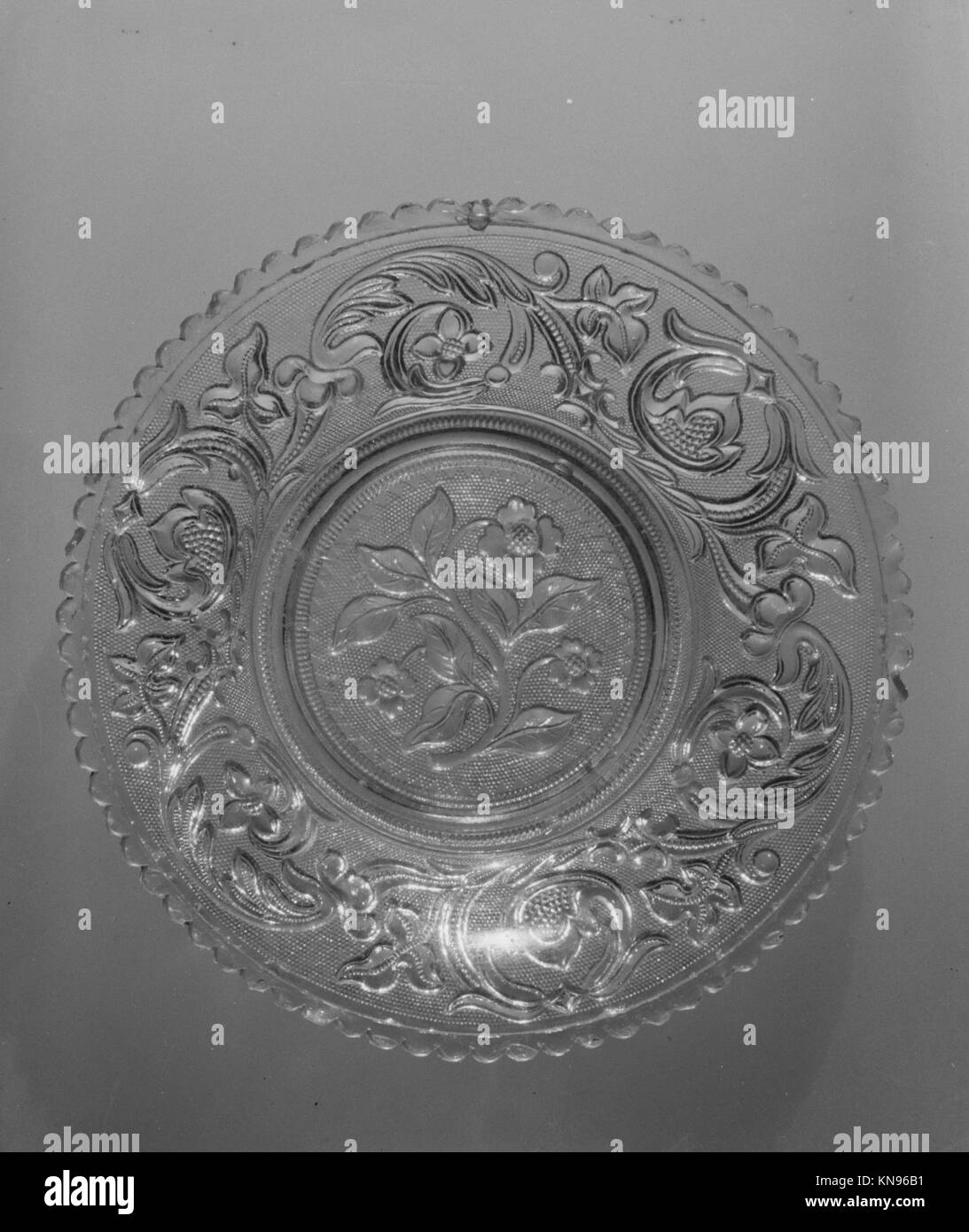 This American lacy pressed glass bowl from c.1840 demonstrates delicate ...