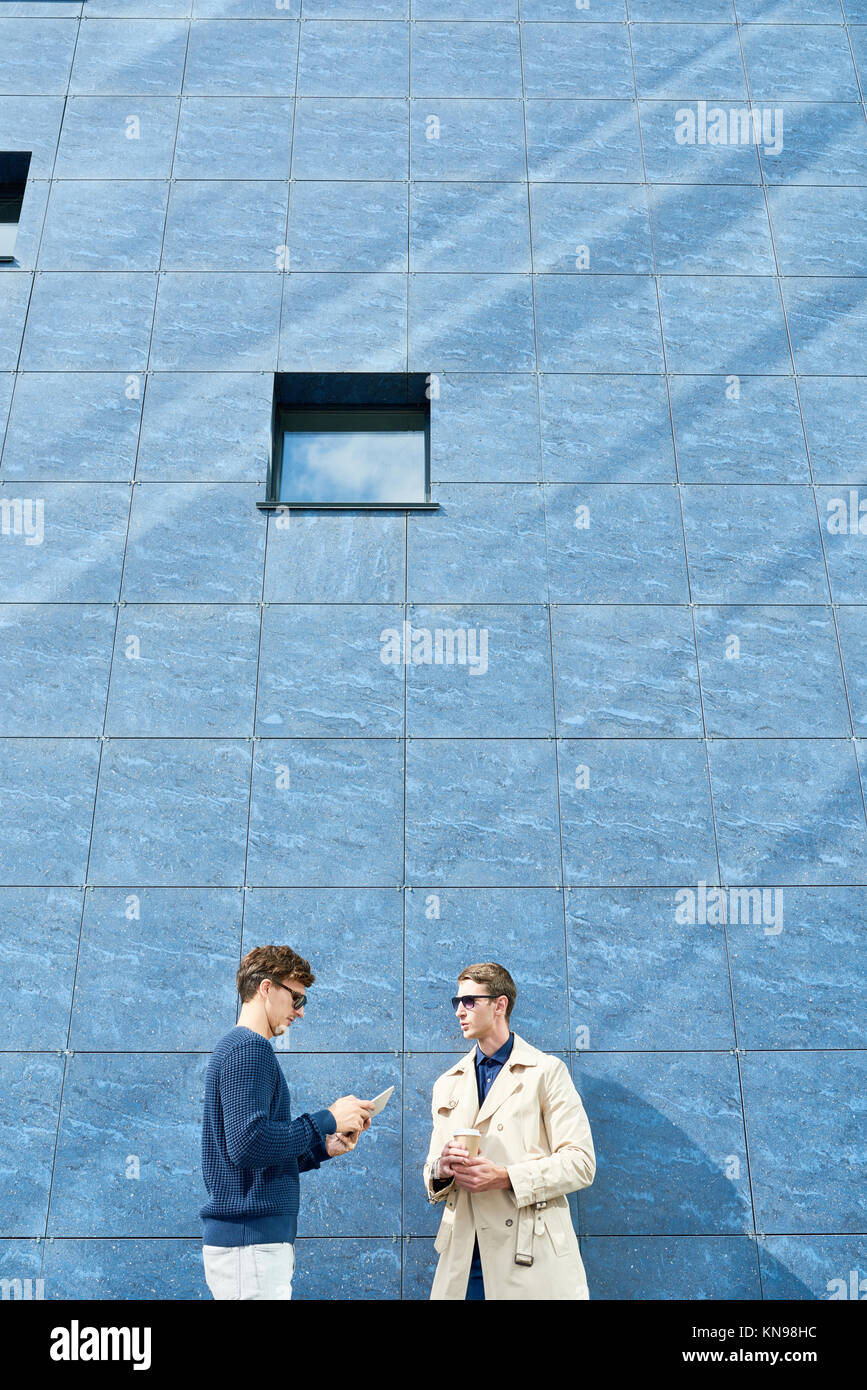 Modern people hi-res stock photography and images - Alamy