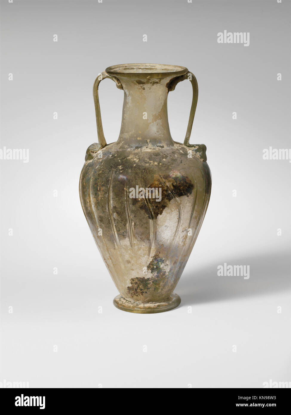 Amphora with two handles hi-res stock photography and images - Alamy