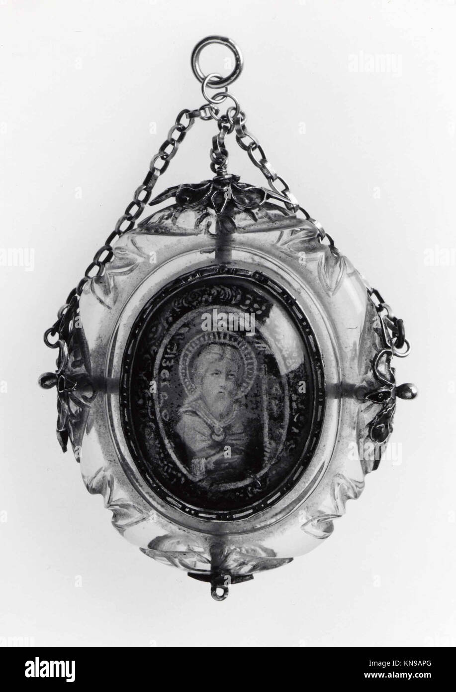 A devotional pendant, part of the MET collection, with reference code ...
