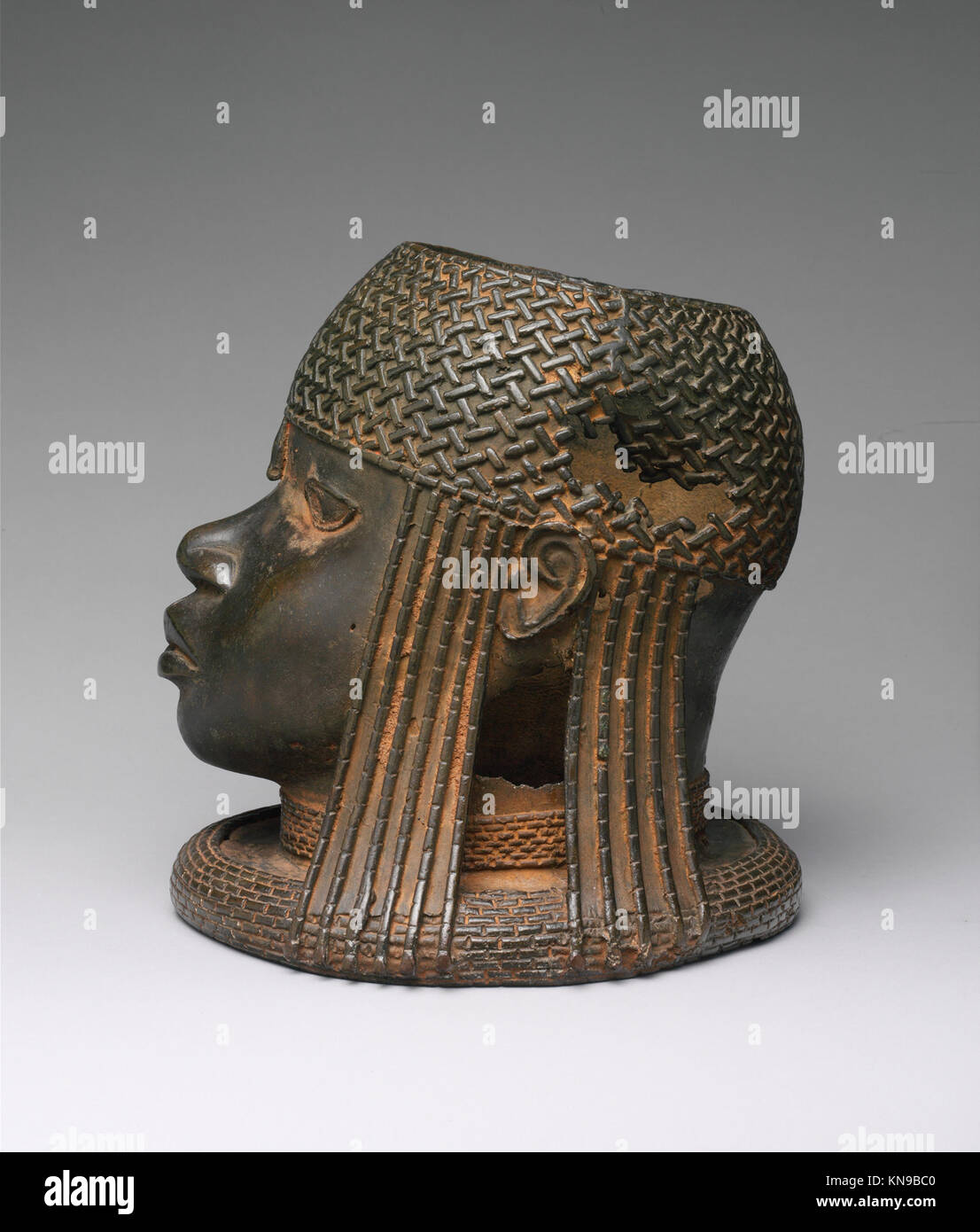 Benin rulers hi-res stock photography and images - Alamy