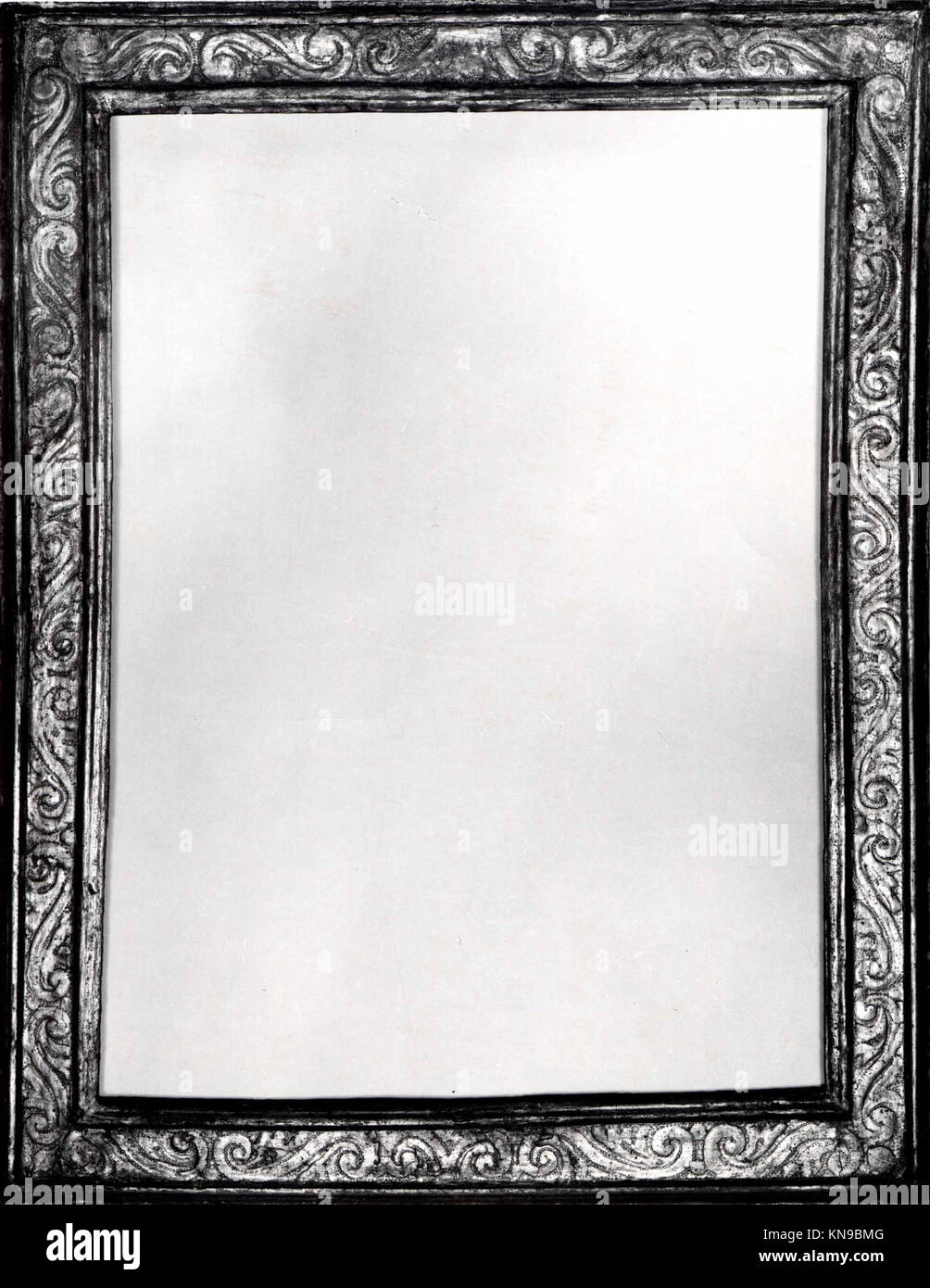 This cassetta frame, an example of fine Italian craftsmanship, was used ...