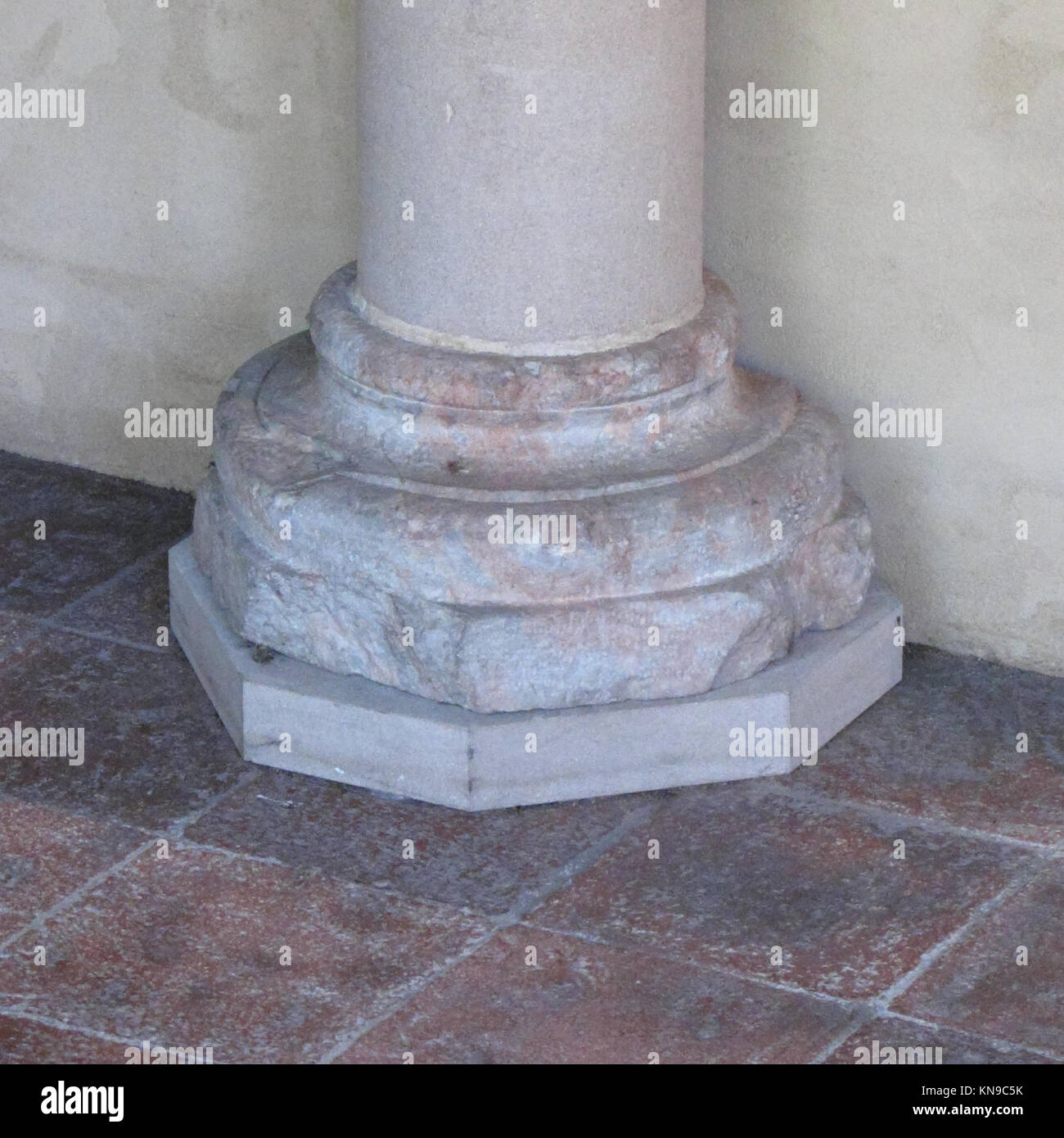 Decorative column base in hi-res stock photography and images - Alamy