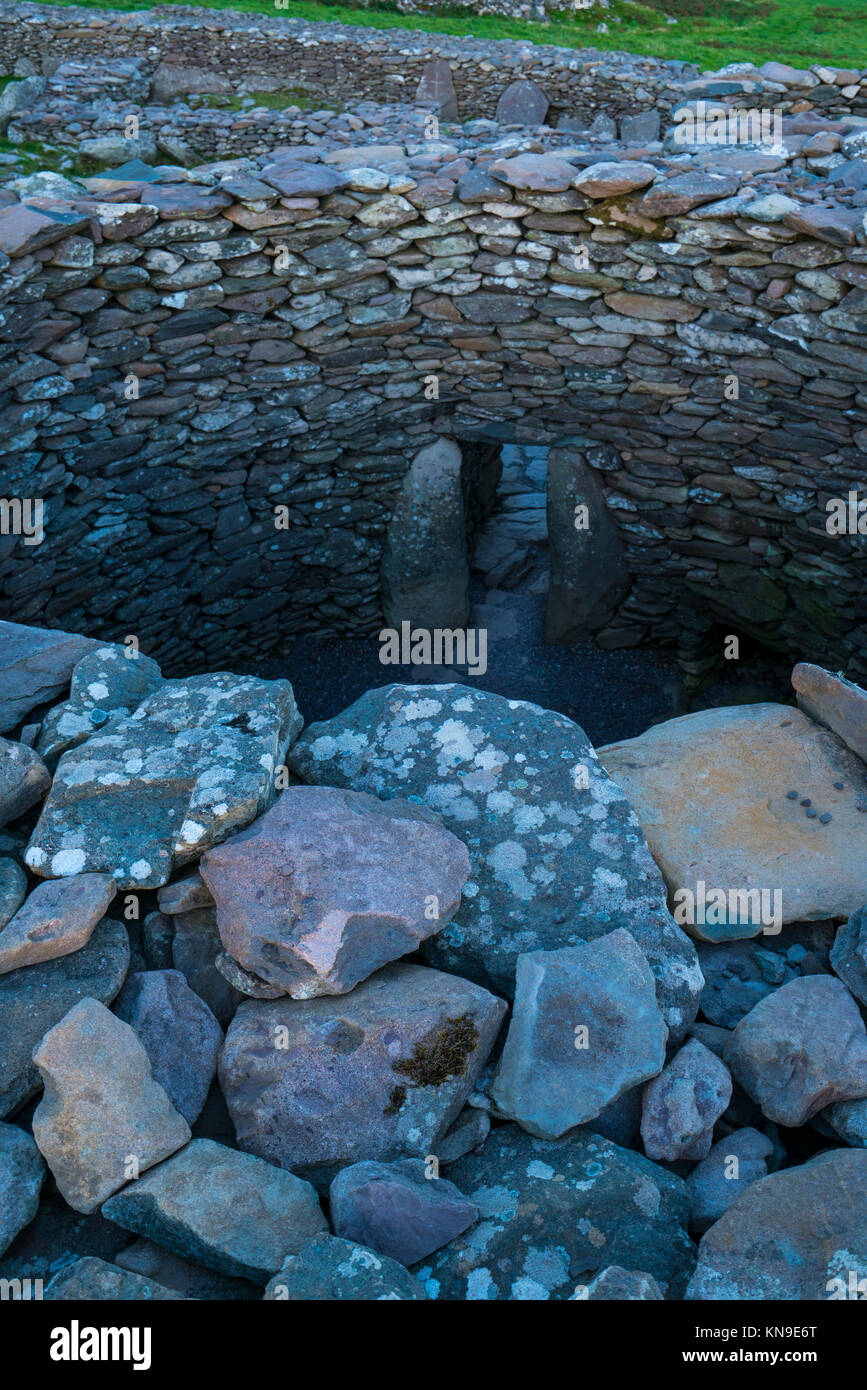 Caher Conor, Fahan Beehive Huts, Mount Eagle, Slea Head Drive, Dingle ...