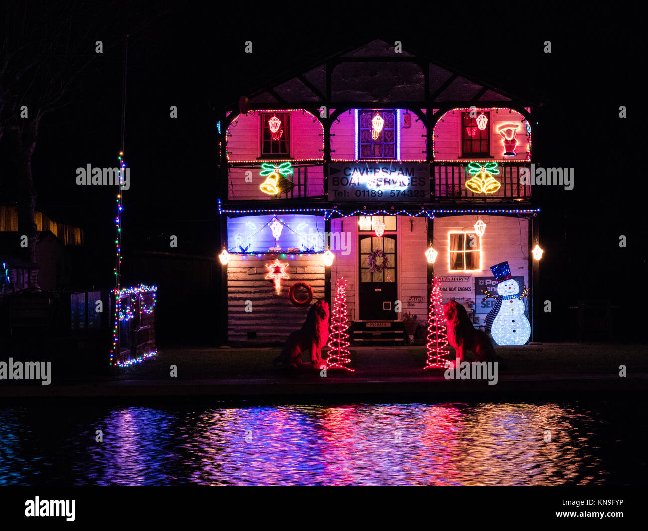Christmas Lights, Caversham Boat Services, Frys Island River Thames ...