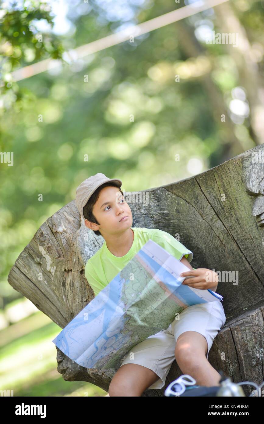 Hike map boy hi-res stock photography and images - Alamy