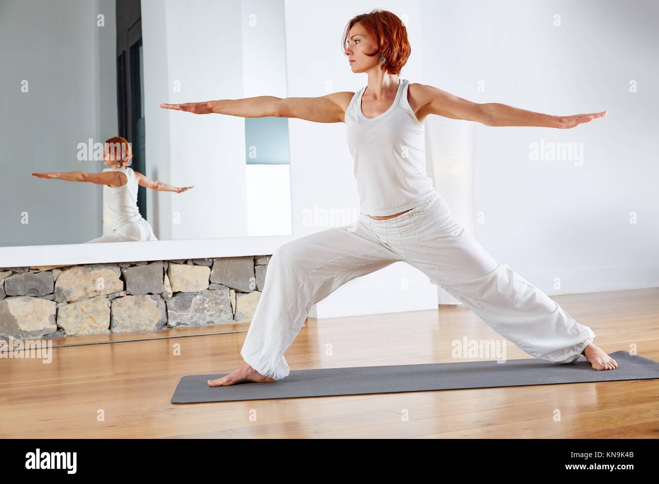 Full body mirror image hi-res stock photography and images - Alamy