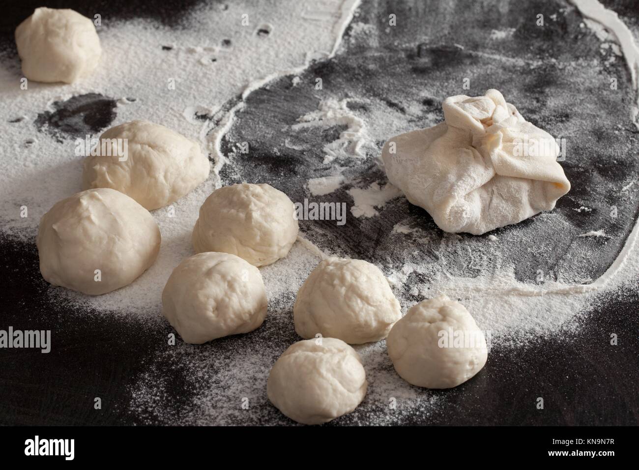 Floured hi-res stock photography and images - Alamy