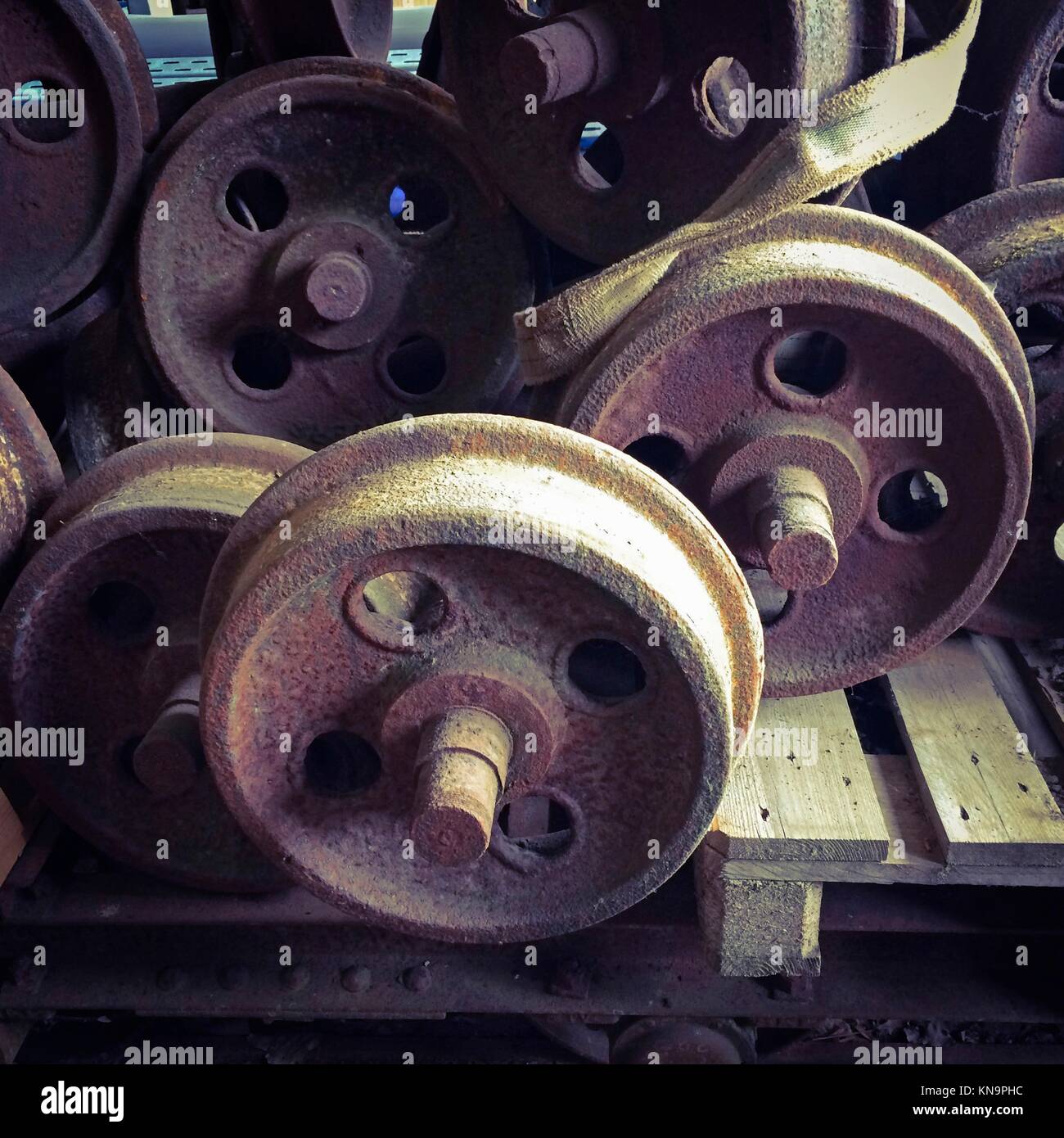Detail of train wheels hi-res stock photography and images - Alamy