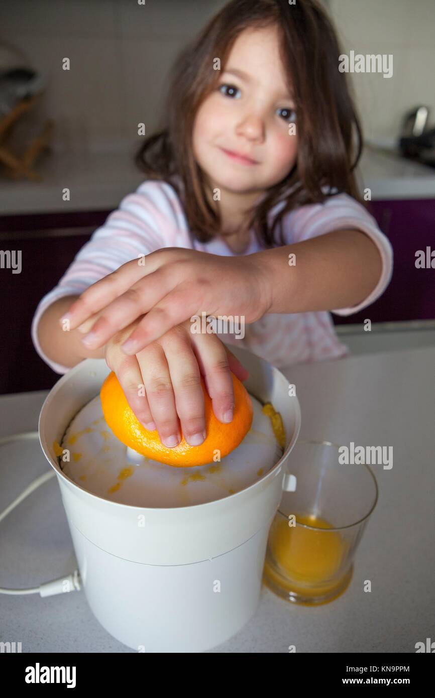 Juice drink girl hi-res stock photography and images - Alamy