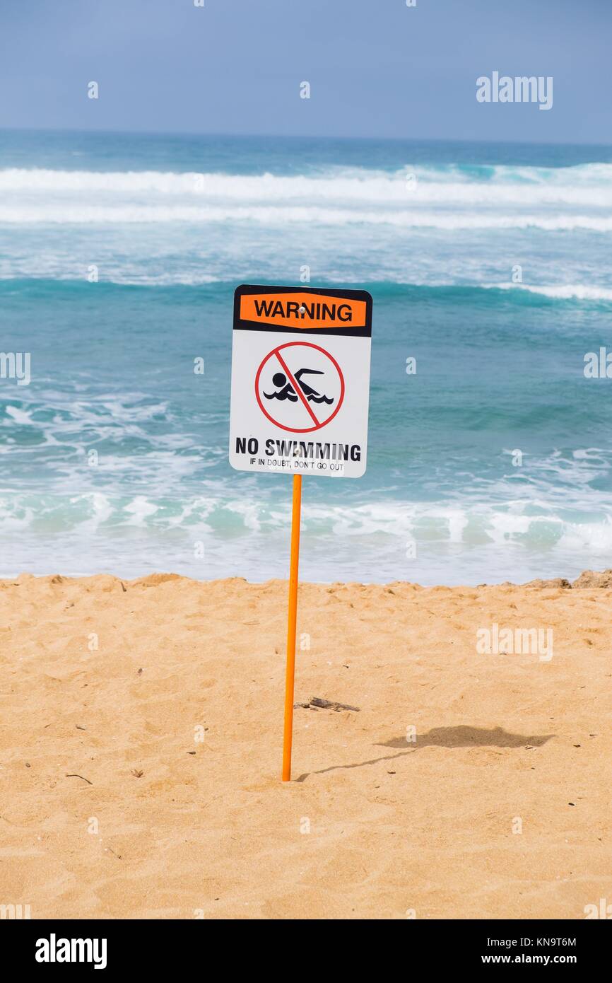 Dangerous current beach sign hi-res stock photography and images - Alamy