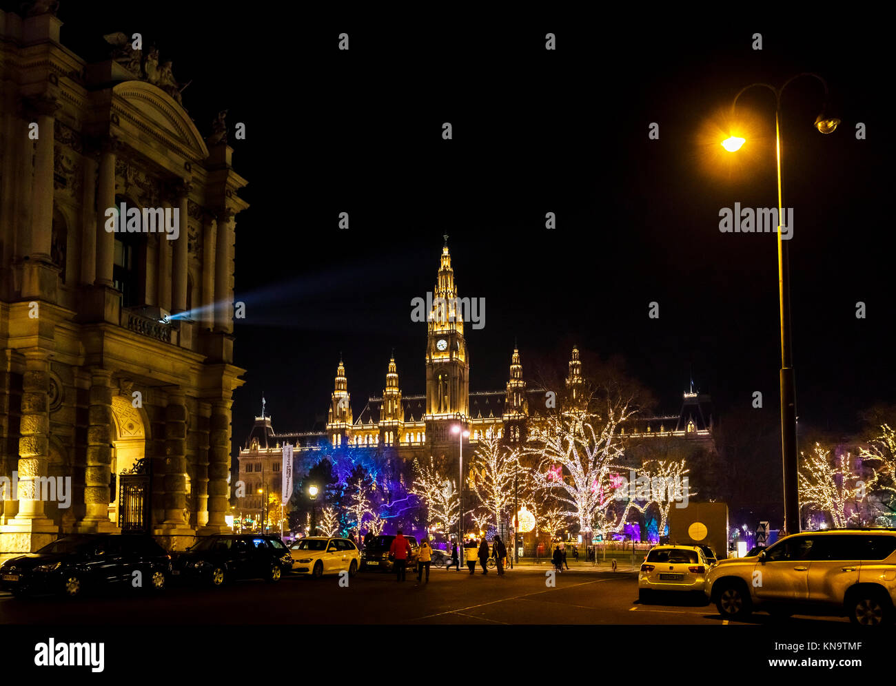 Vienna, Austria, 10th December 2017. Traditional festive season ...