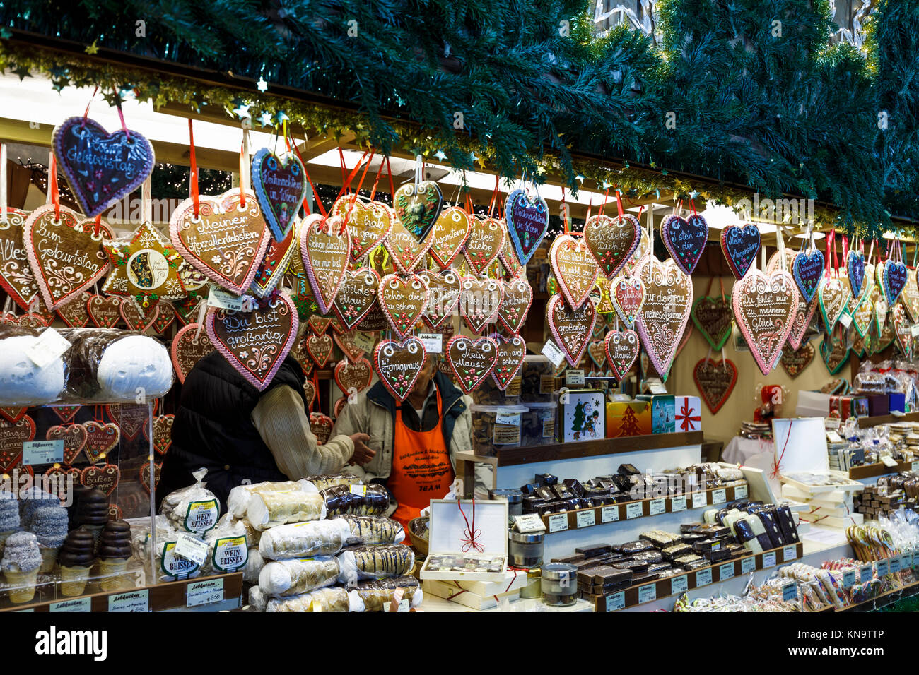 Vienna, Austria, 10th December 2017. Confectionary stall at the ...