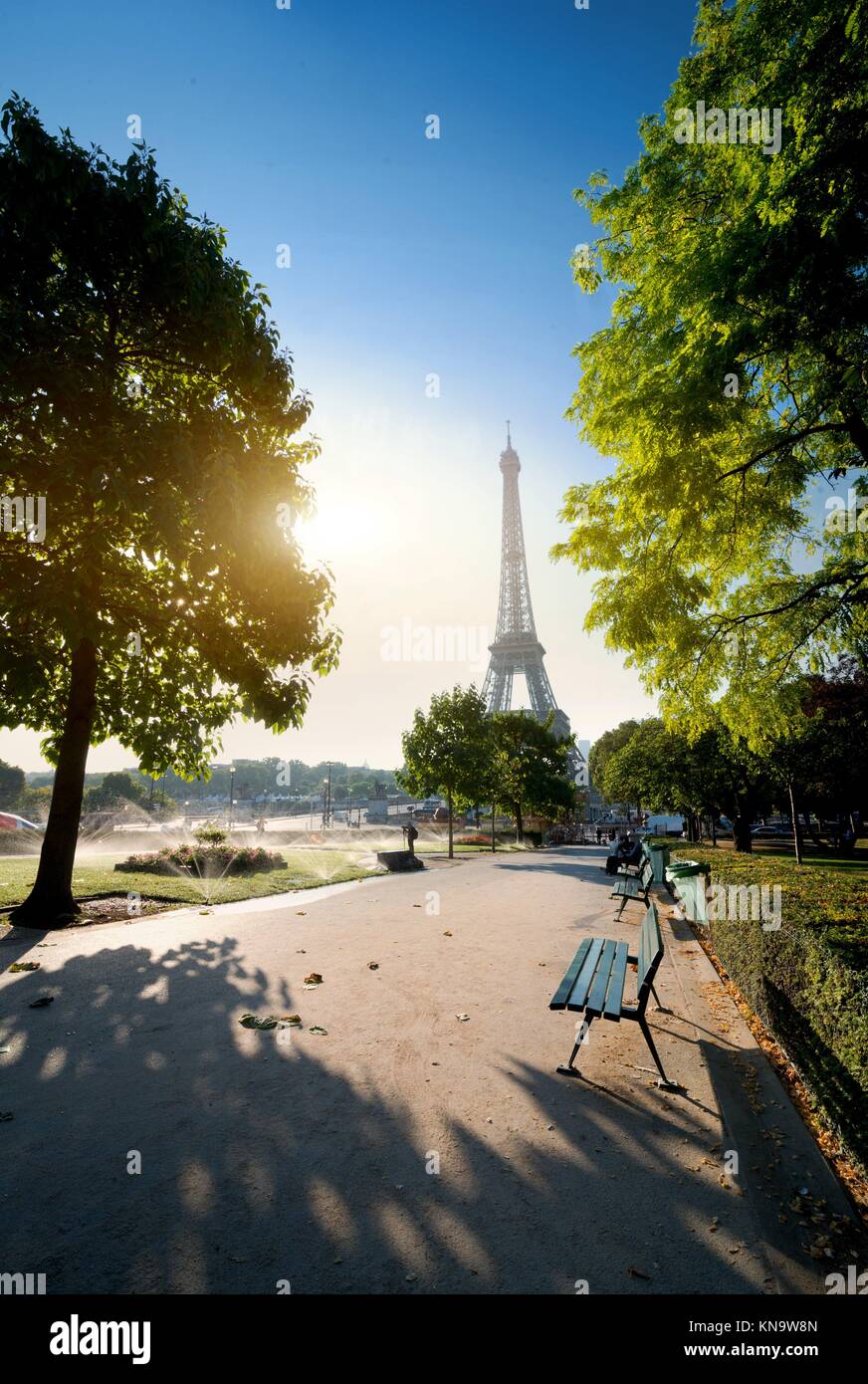 Eiffel tower in sunlight hi-res stock photography and images - Alamy