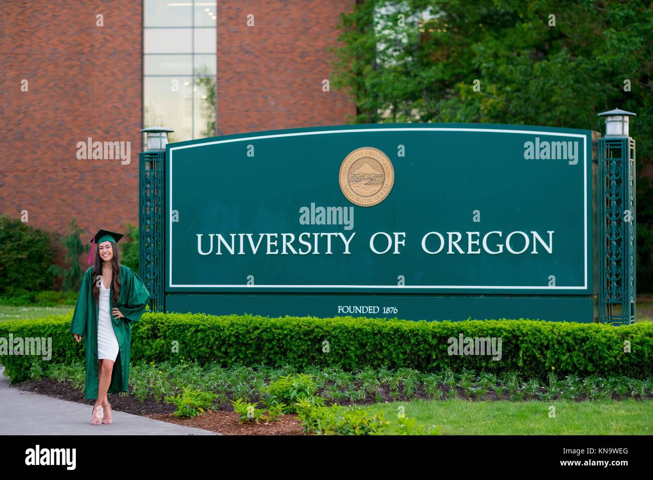 Main entrance sign hi-res stock photography and images - Alamy