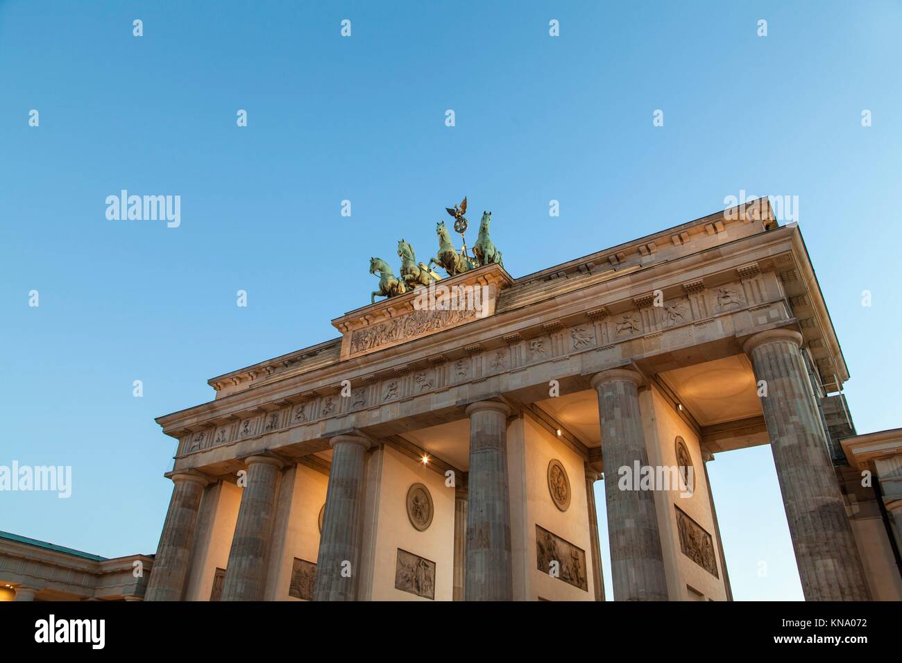 Brandenburger gate hi-res stock photography and images - Alamy