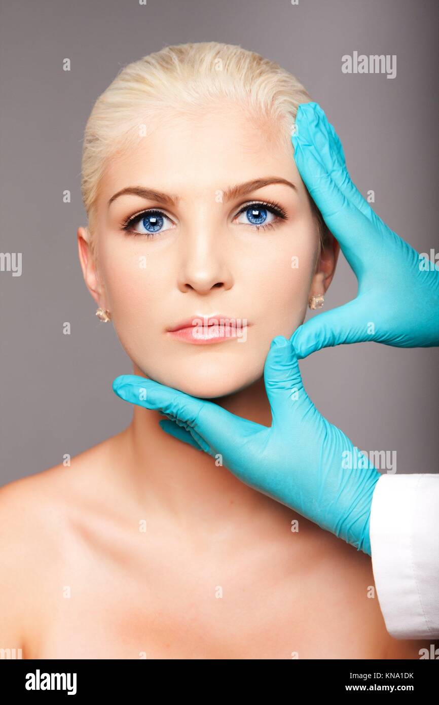 Plastic surgeon hi-res stock photography and images - Alamy