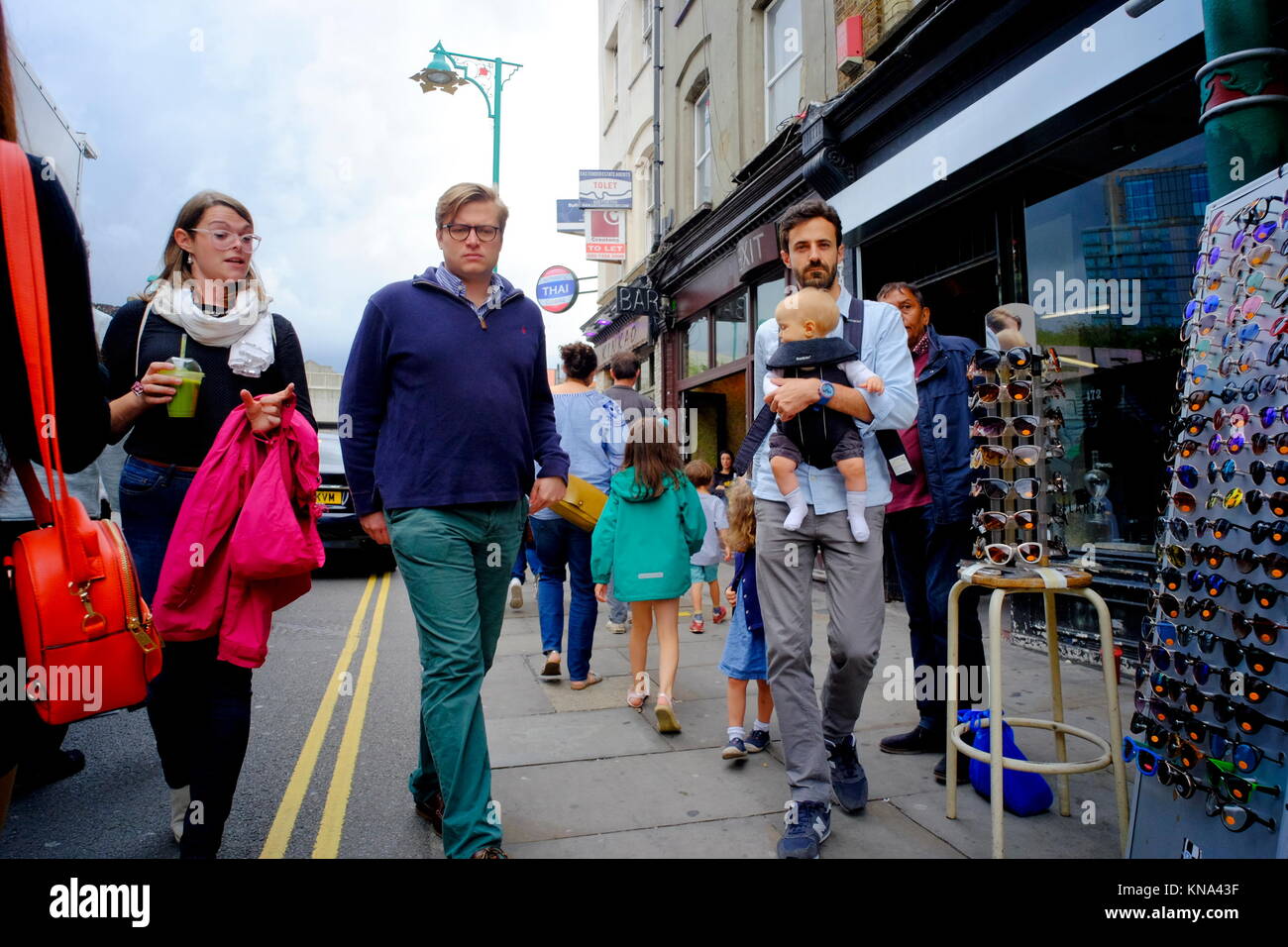 Crowded pavement hi-res stock photography and images - Alamy