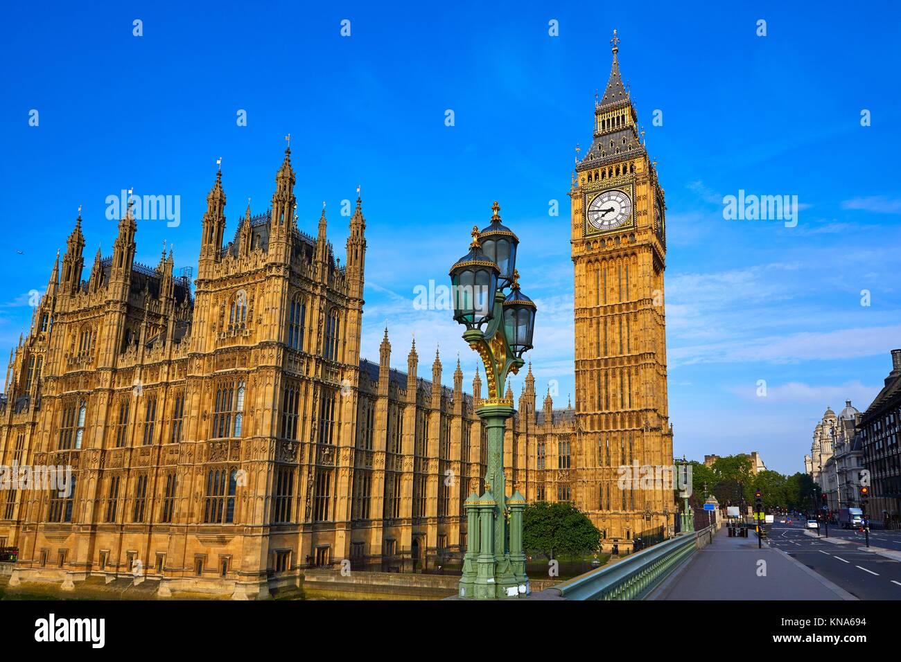Big ben clock tower in london hi-res stock photography and images - Alamy