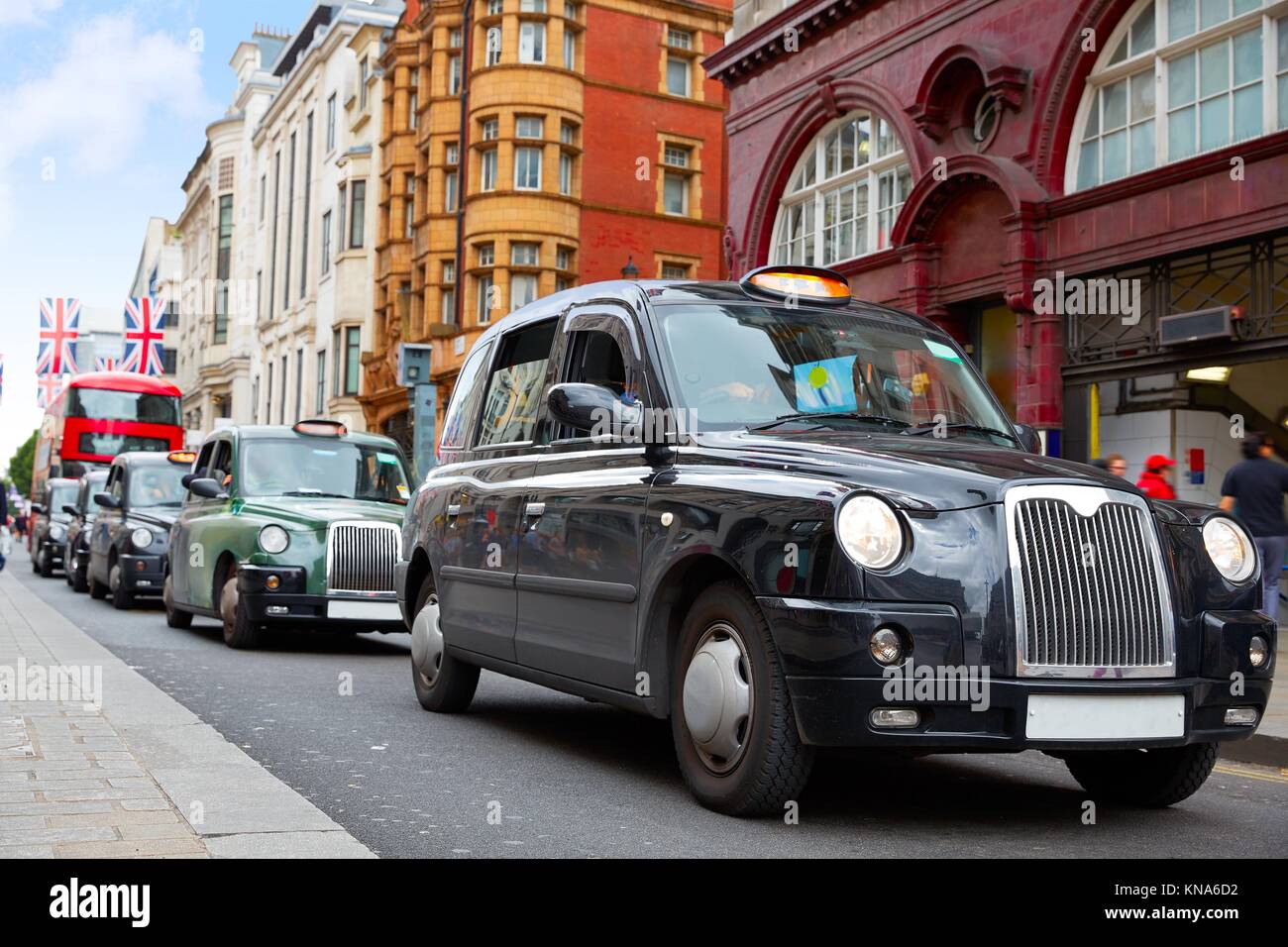 London street taxi bus westminster hi-res stock photography and images ...
