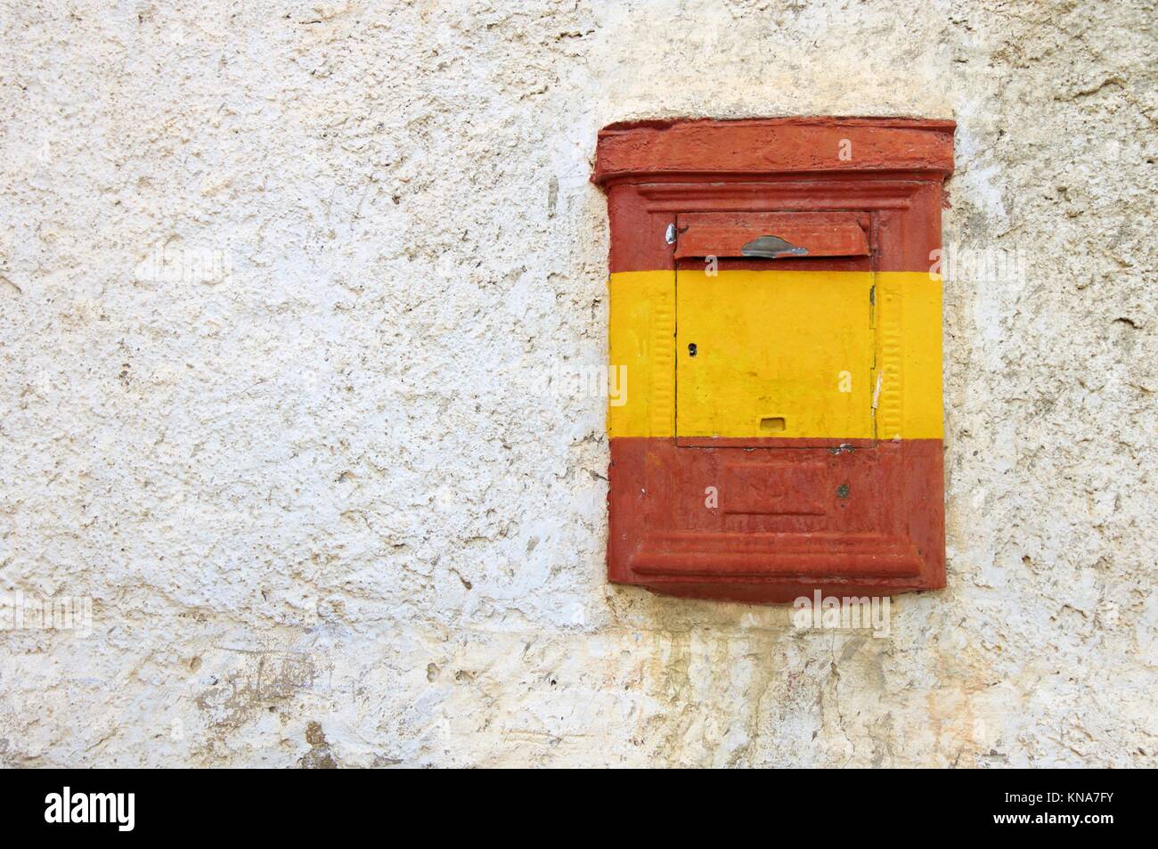 View of an old mail box painted with the flag of Spain Stock Photo - Alamy