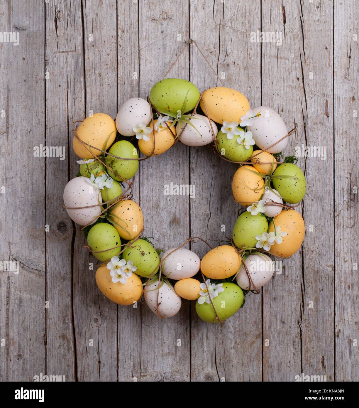 Easter wreath hi-res stock photography and images - Alamy