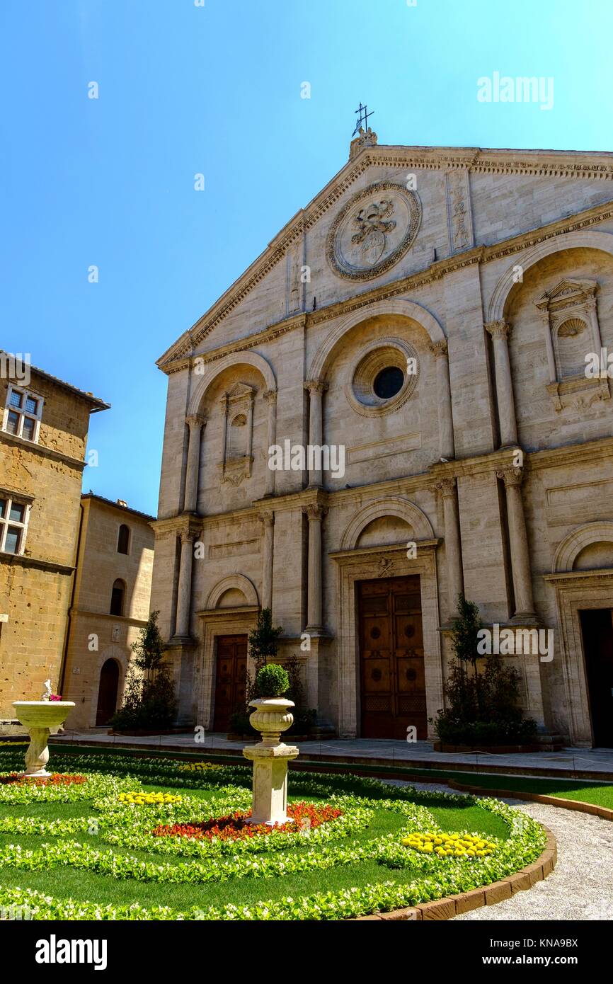 Cathedral of pienza hi-res stock photography and images - Alamy