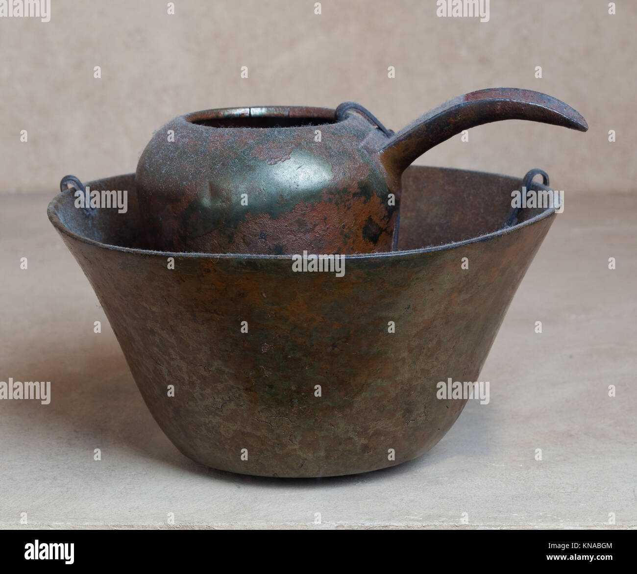 Ewer set hi-res stock photography and images - Alamy