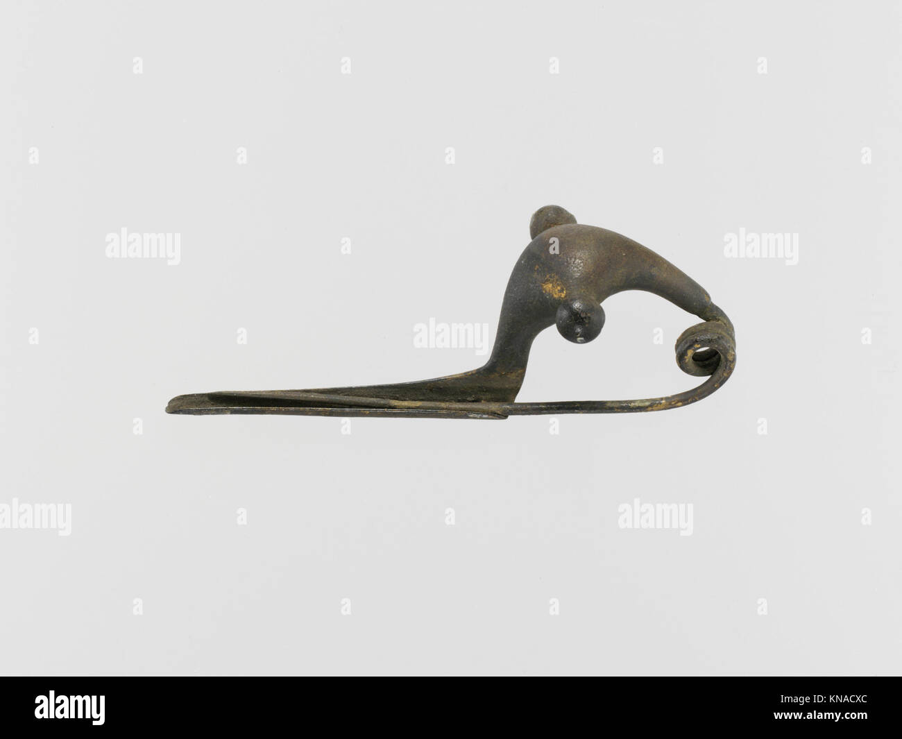 Bronze bow type fibula hi-res stock photography and images - Alamy