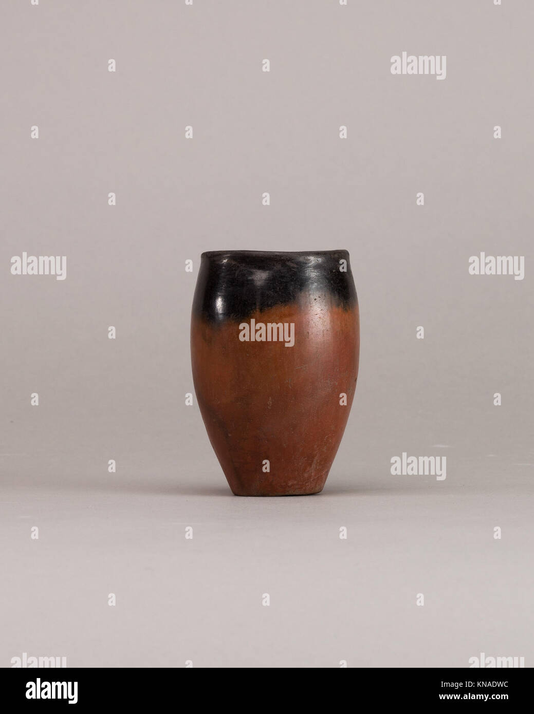Black-topped Red Ware Jar MET 66.99.192 EGDP010260 551840 Stock Photo ...