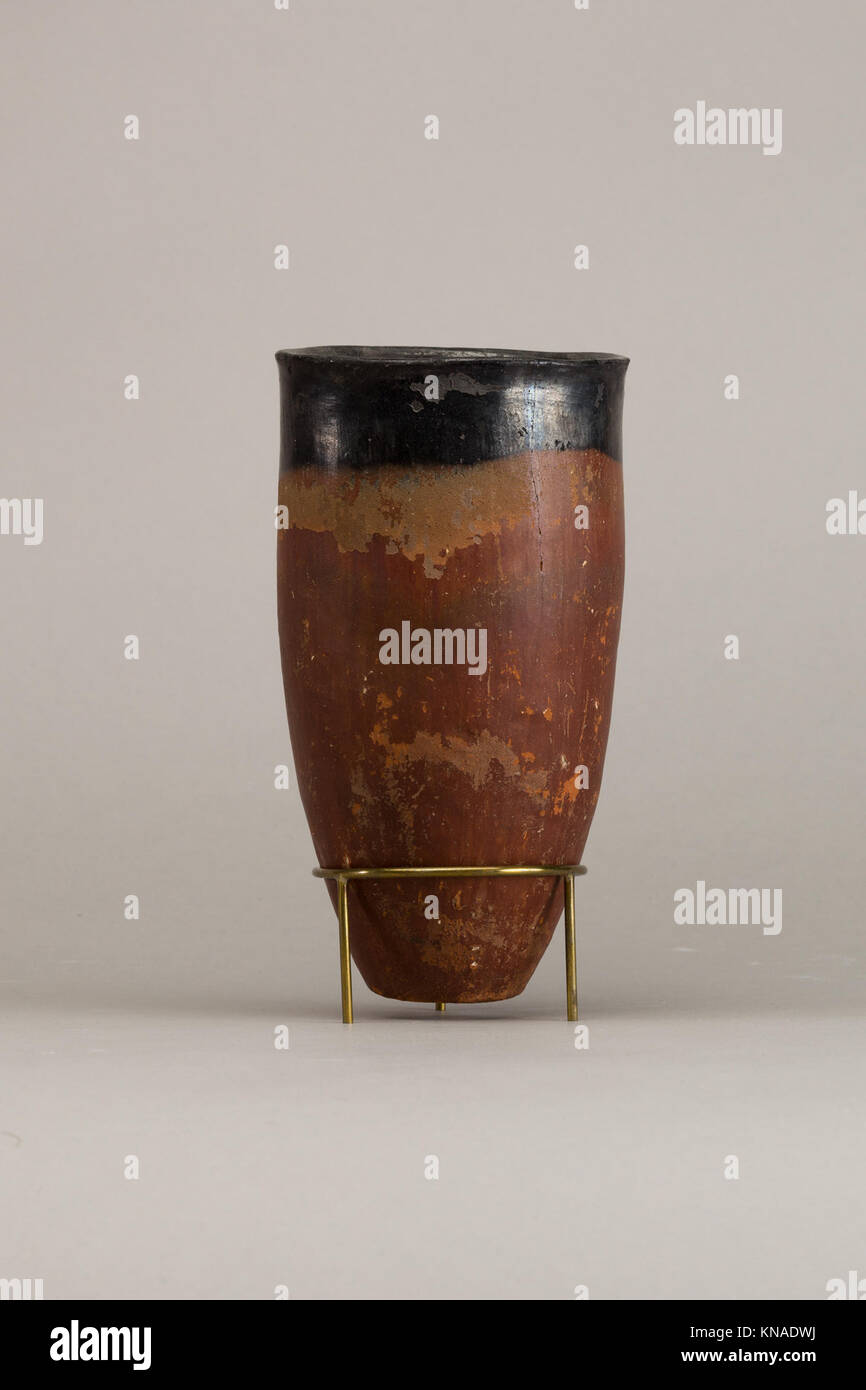 Earthenware beaker hi-res stock photography and images - Alamy