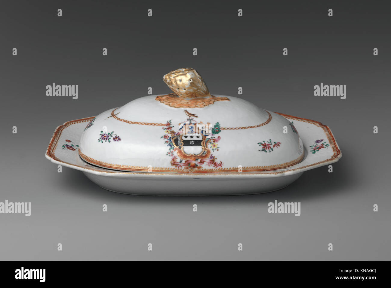 Covered Platter MET DP258639 Covered Platter MET DP258639 /2436 Chinese ...
