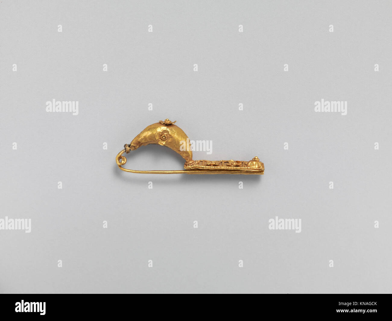 Gold fibula hi-res stock photography and images - Alamy