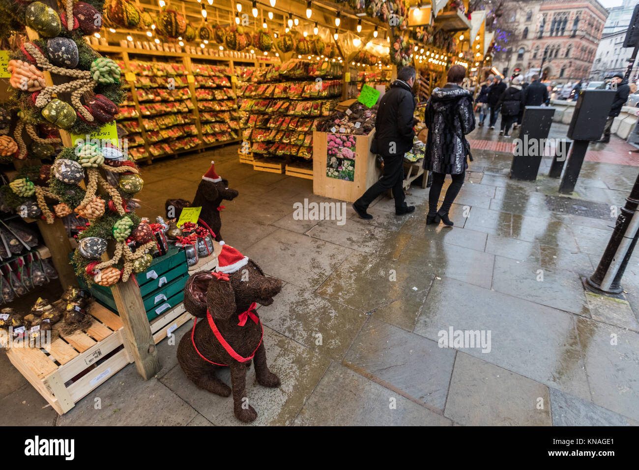 Shoppers And Revellers At Manchester Christmas Markets Around The City ...