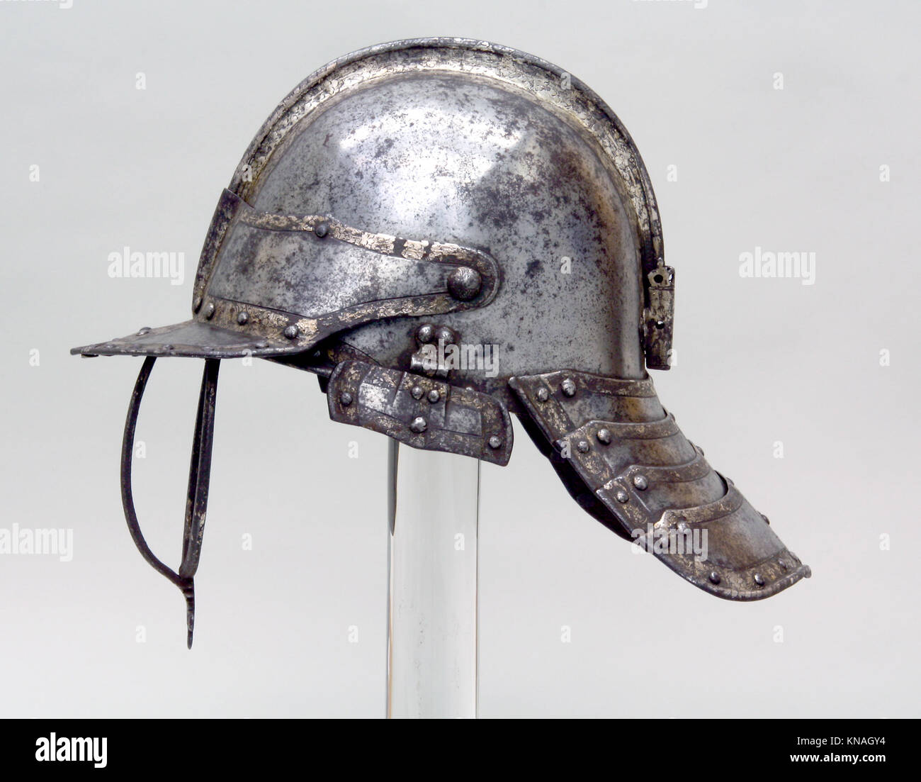 Modern soldier helmet hi-res stock photography and images - Alamy