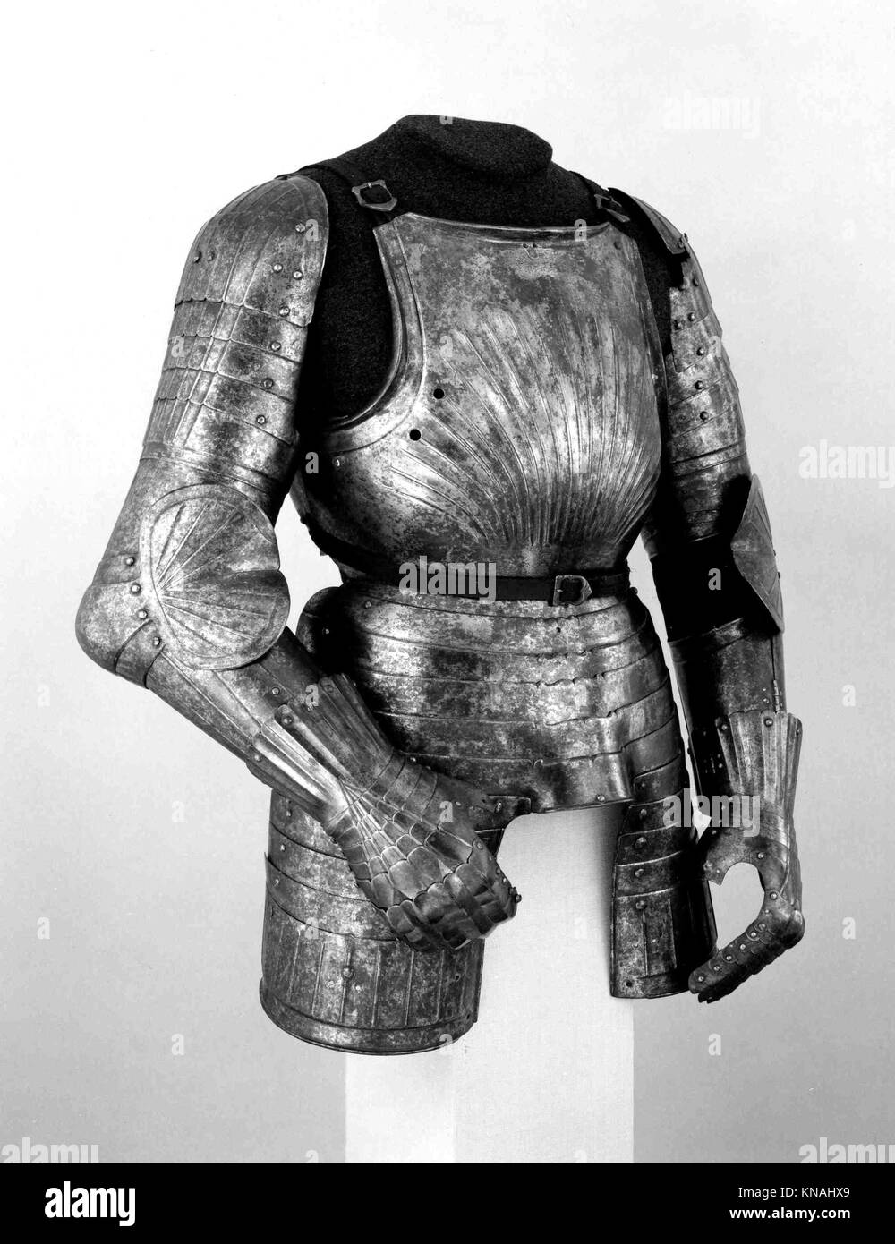 This set of light-cavalry armor includes elements such as the helmet ...