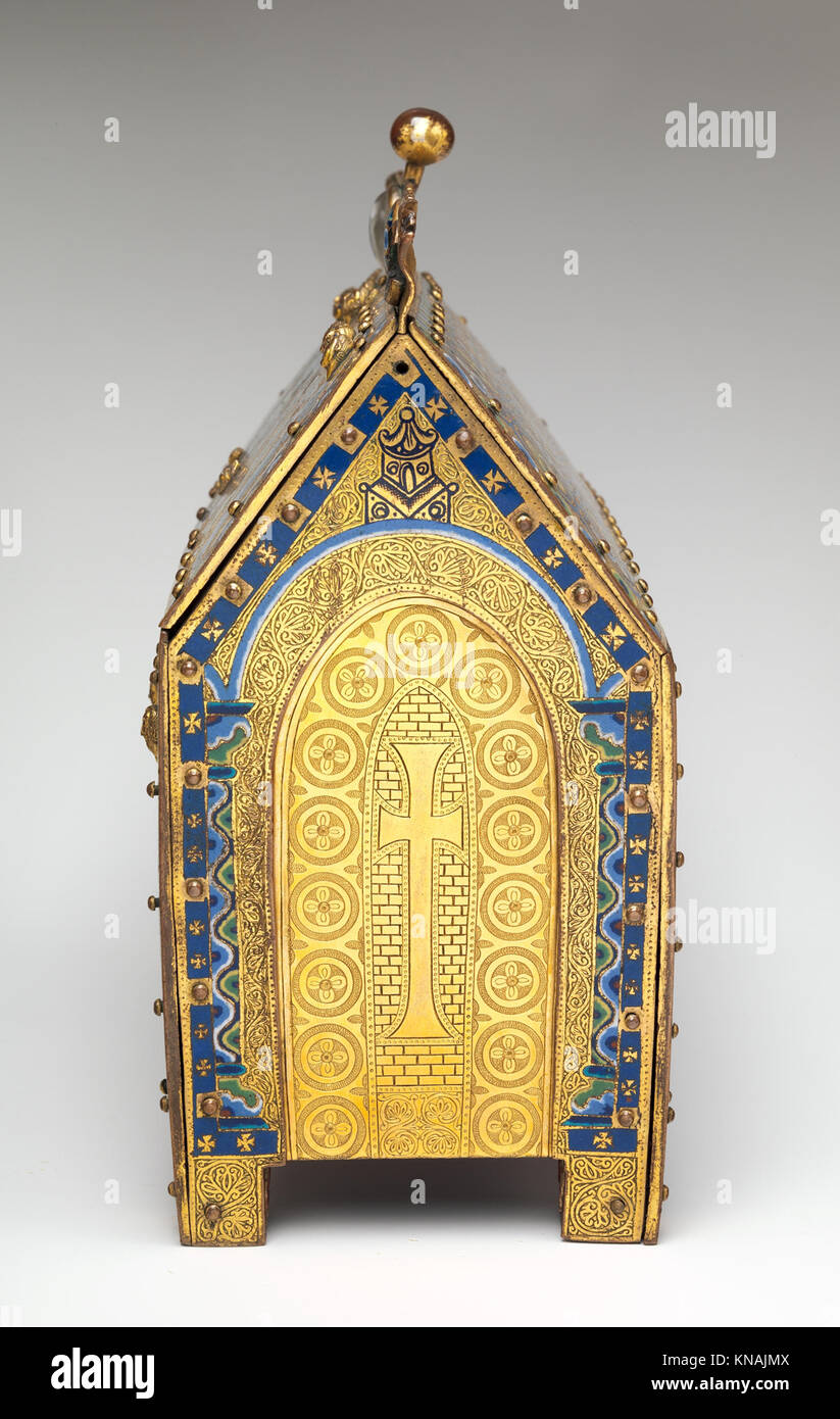 This French chasse from 1180–90 depicts the Crucifixion and Christ in ...