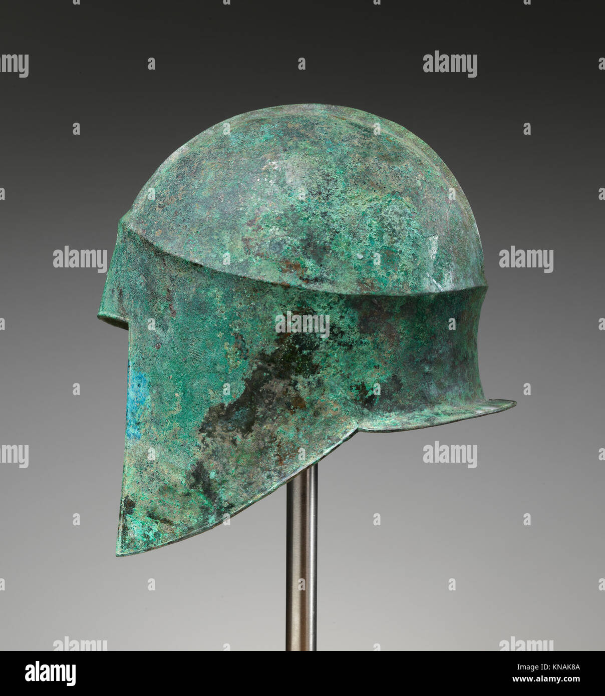 Bronze helmet of Illyrian type MET DP282864 Bronze helmet of Illyrian ...