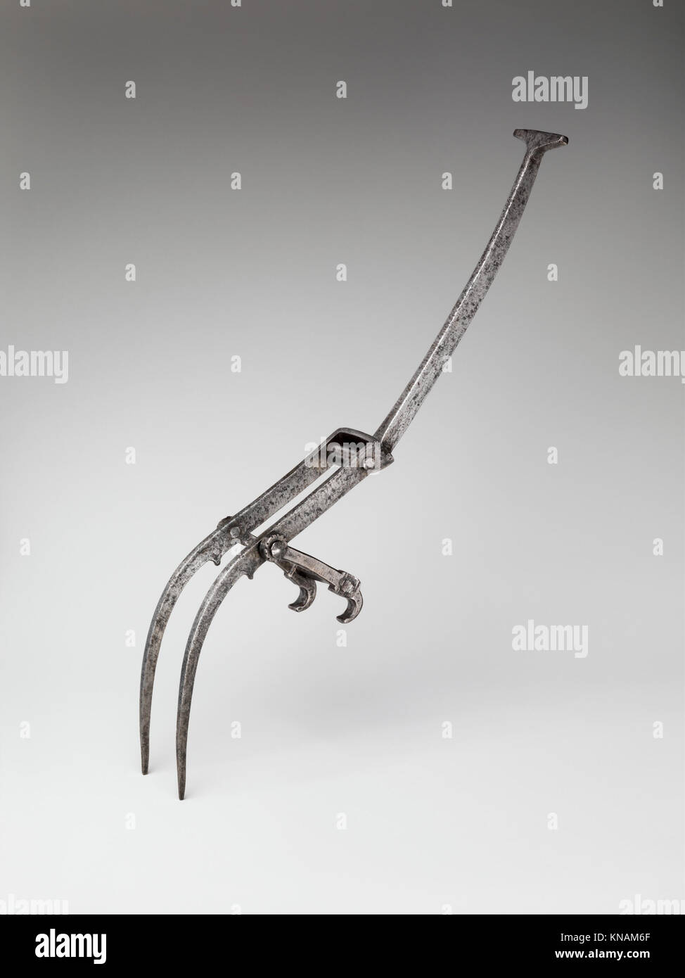 Spanning the crossbow hi-res stock photography and images - Alamy