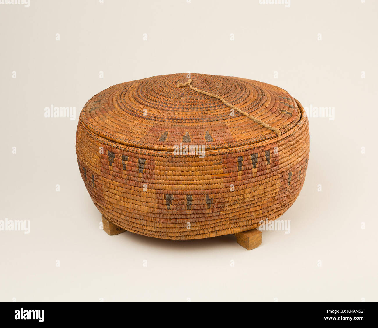 Lidded hi-res stock photography and images - Alamy