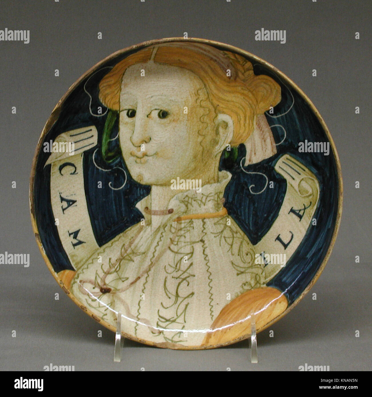 This bowl represents a finely crafted example of period ceramic work ...