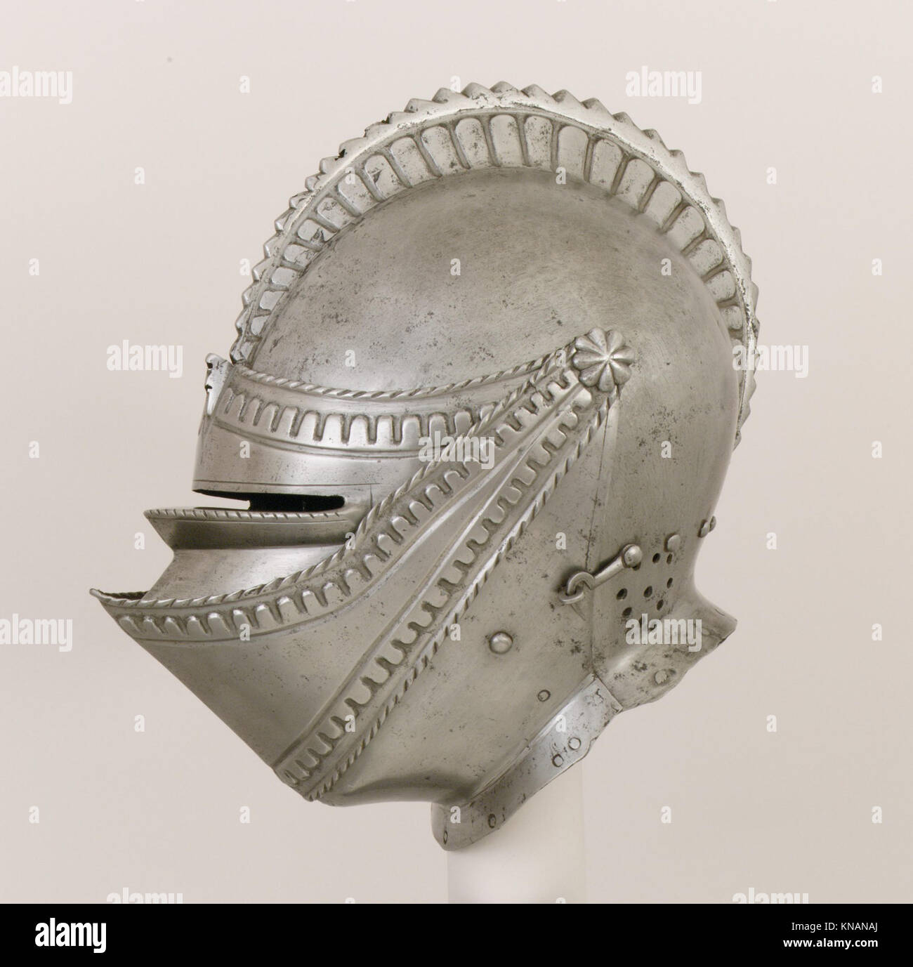 The close-helmet for field use offers late medieval battle protection ...