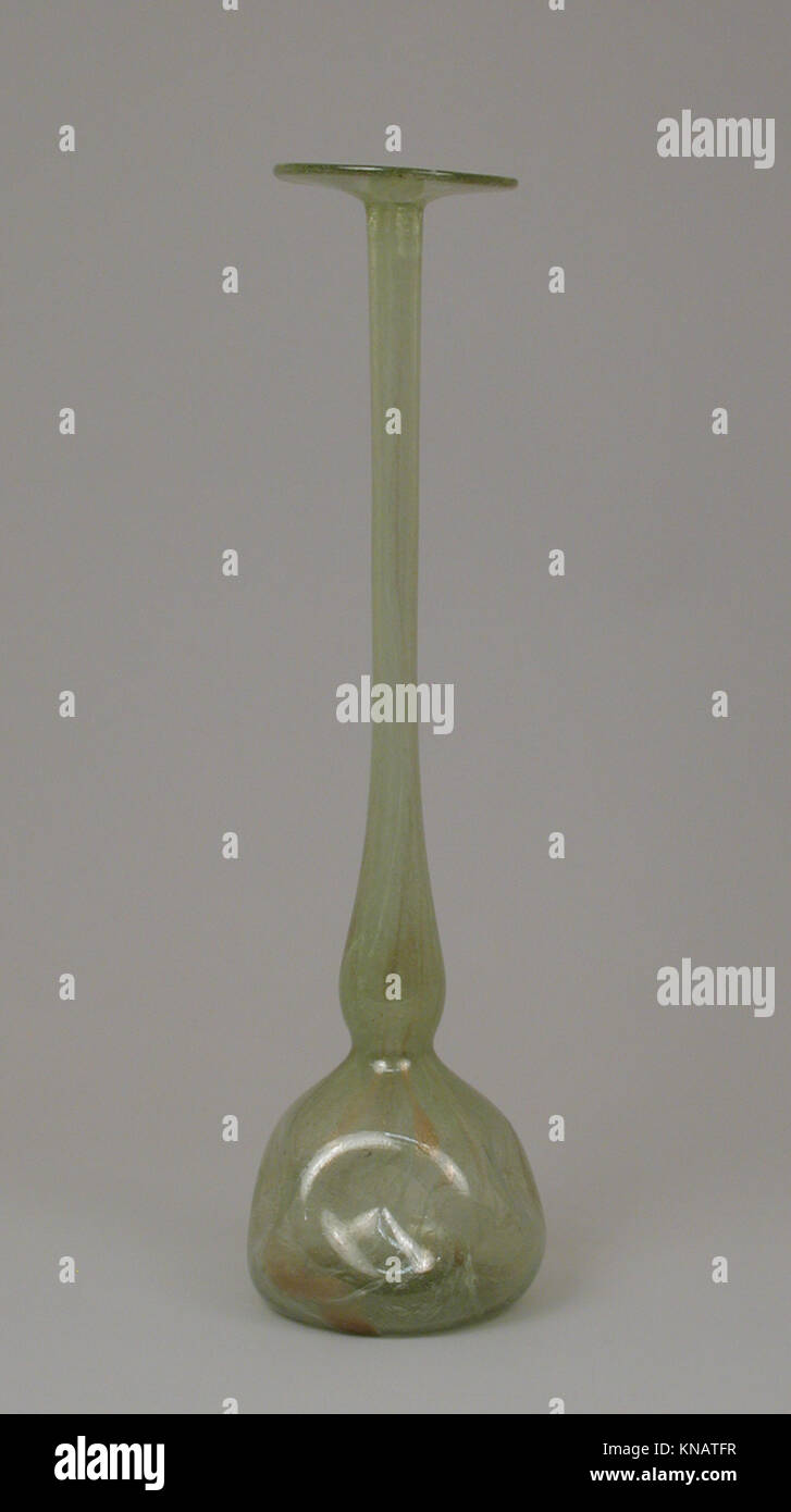 This Clutha vase is an example of early 20th-century art glass, known ...