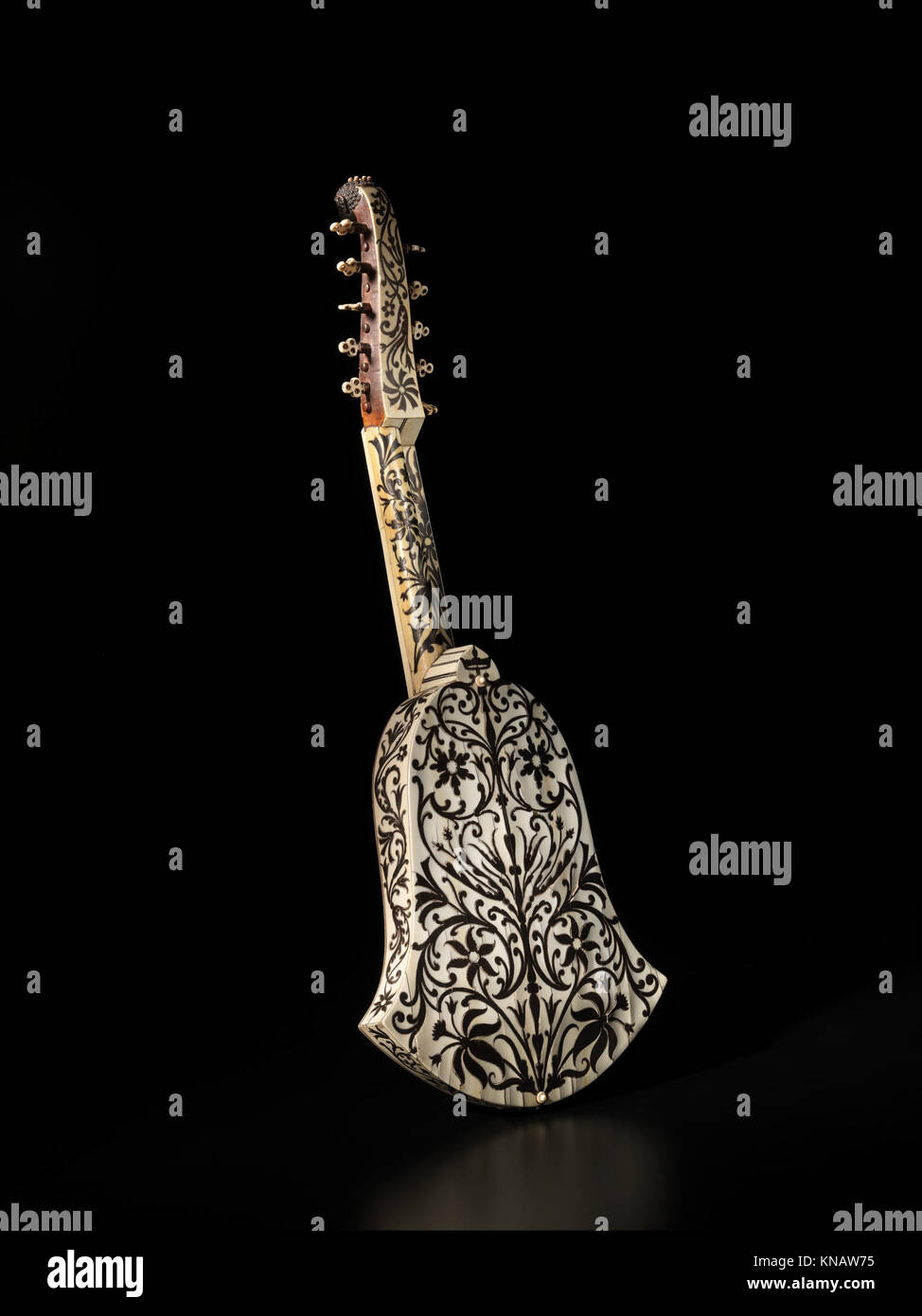 Cittern hi-res stock photography and images - Alamy