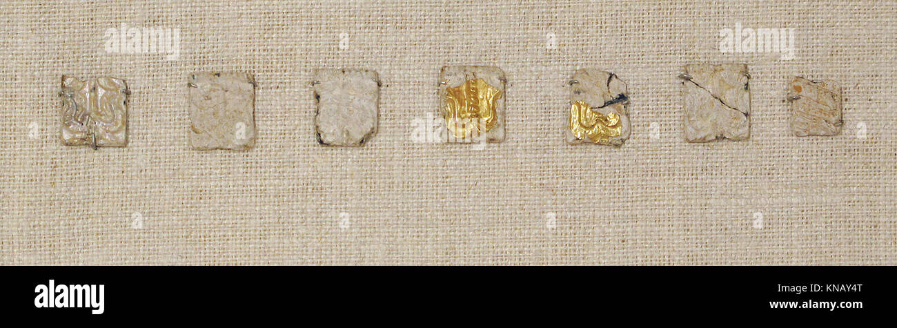 Gold leaf overlay hi-res stock photography and images - Alamy